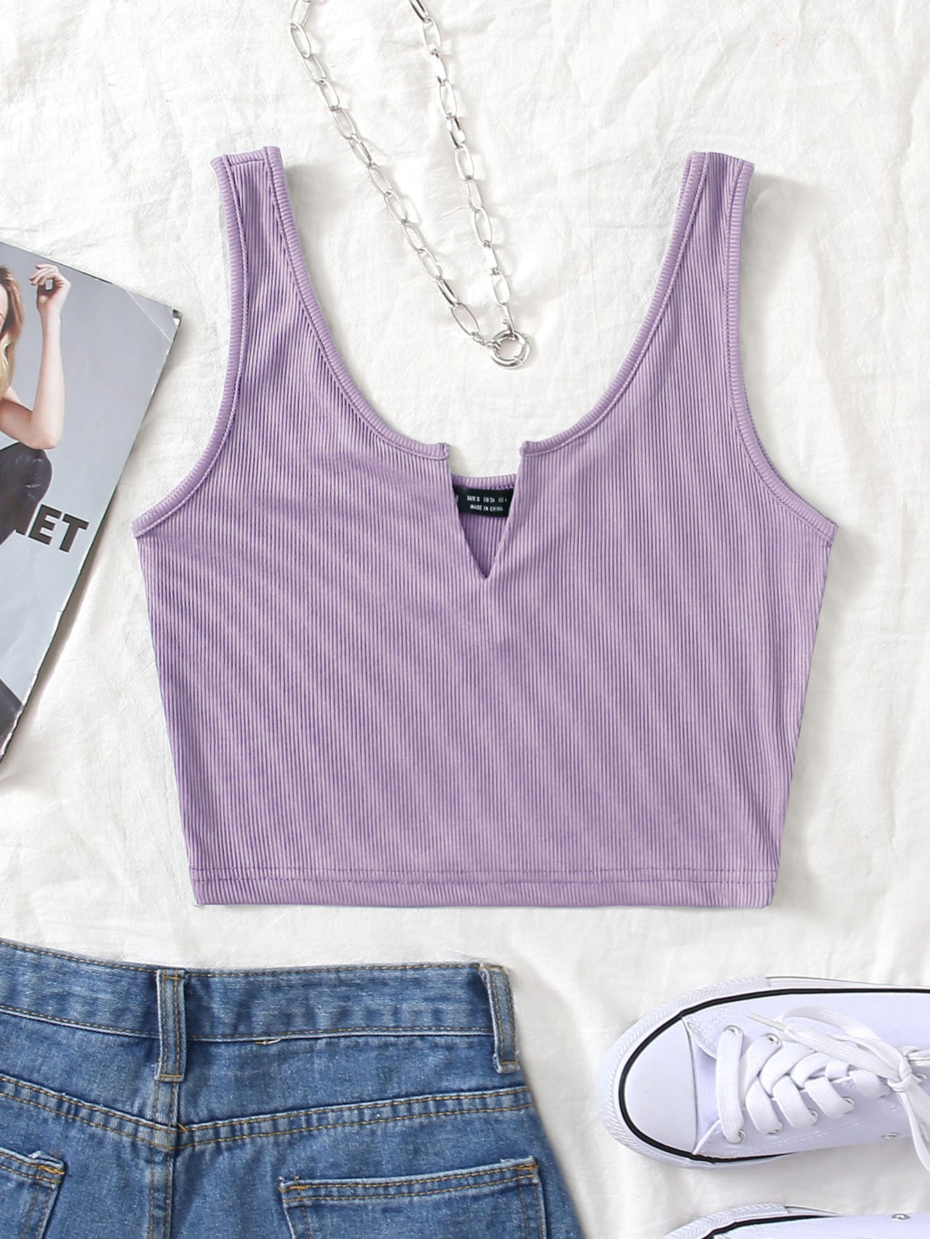 Рубчатая майка с вырезом на воротнике