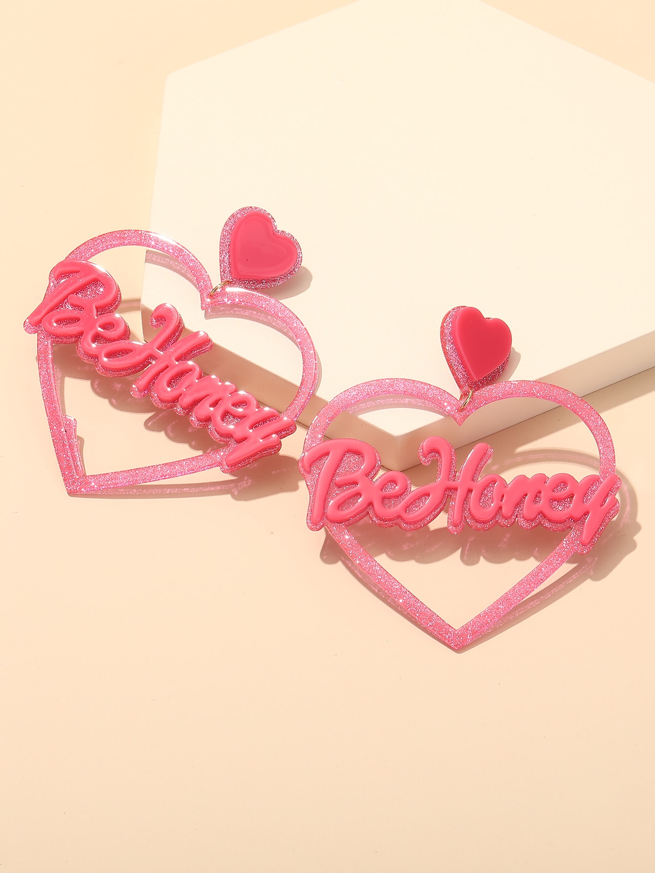 Серьги-подвески с текстовым рисунком