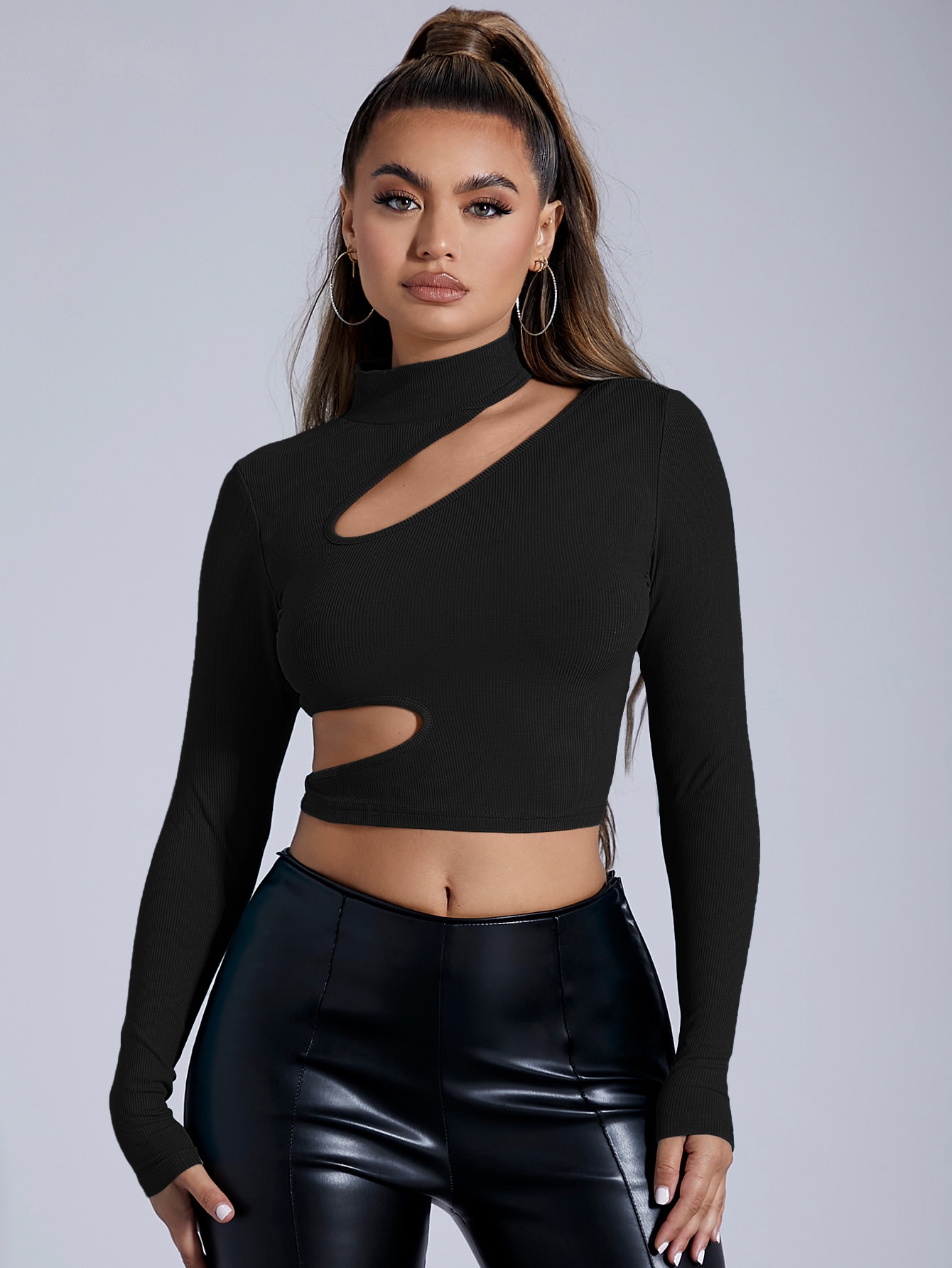 Shein Camiseta Corta Con Abertura De Cuello Alzado
