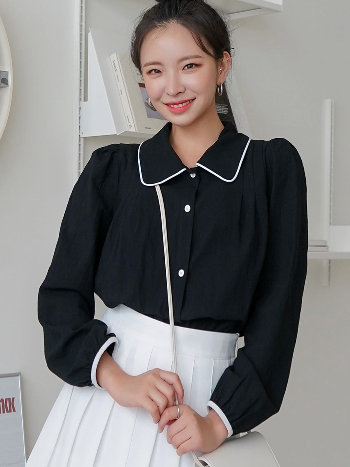 DAZY Peter-pan Collar Lantern Sleeve Blouse