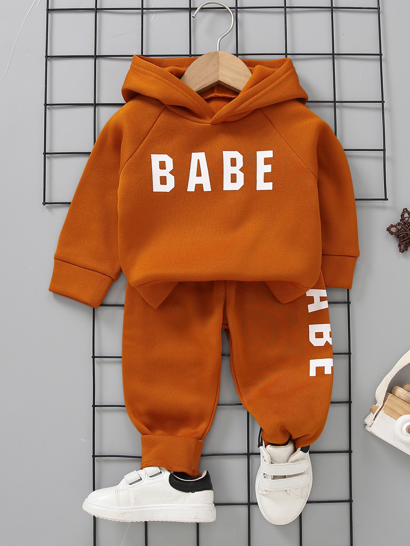 Baby Letter Graphic Raglan Sleeve Thermal Hoodie & Sweatpants