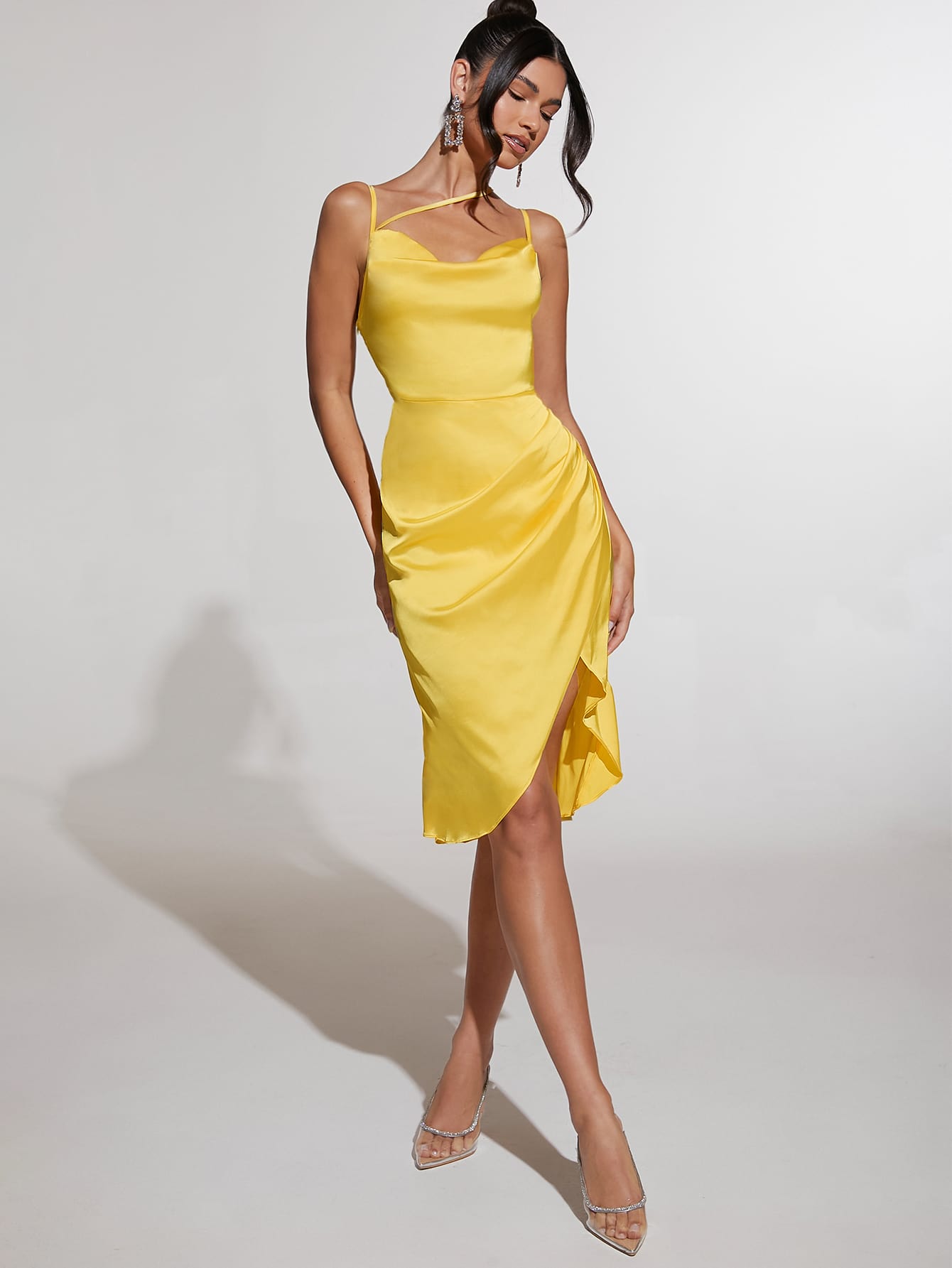 Shein Bae Cami Kleid Mit Drapiert Asymmetrischem Kragen Rüschen