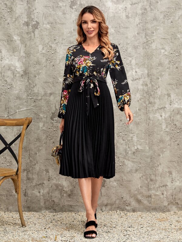 EMERY ROSE Floral Print Pleated Hem Belted Dress | SHEIN