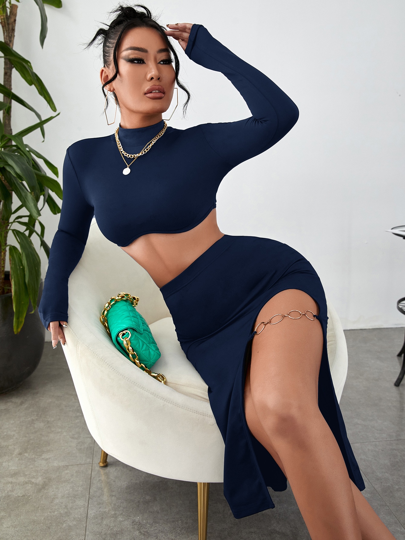 Shein Sxy Sólido Pescoço Camiseta Cortada E Detalhe Da Corrente Saias