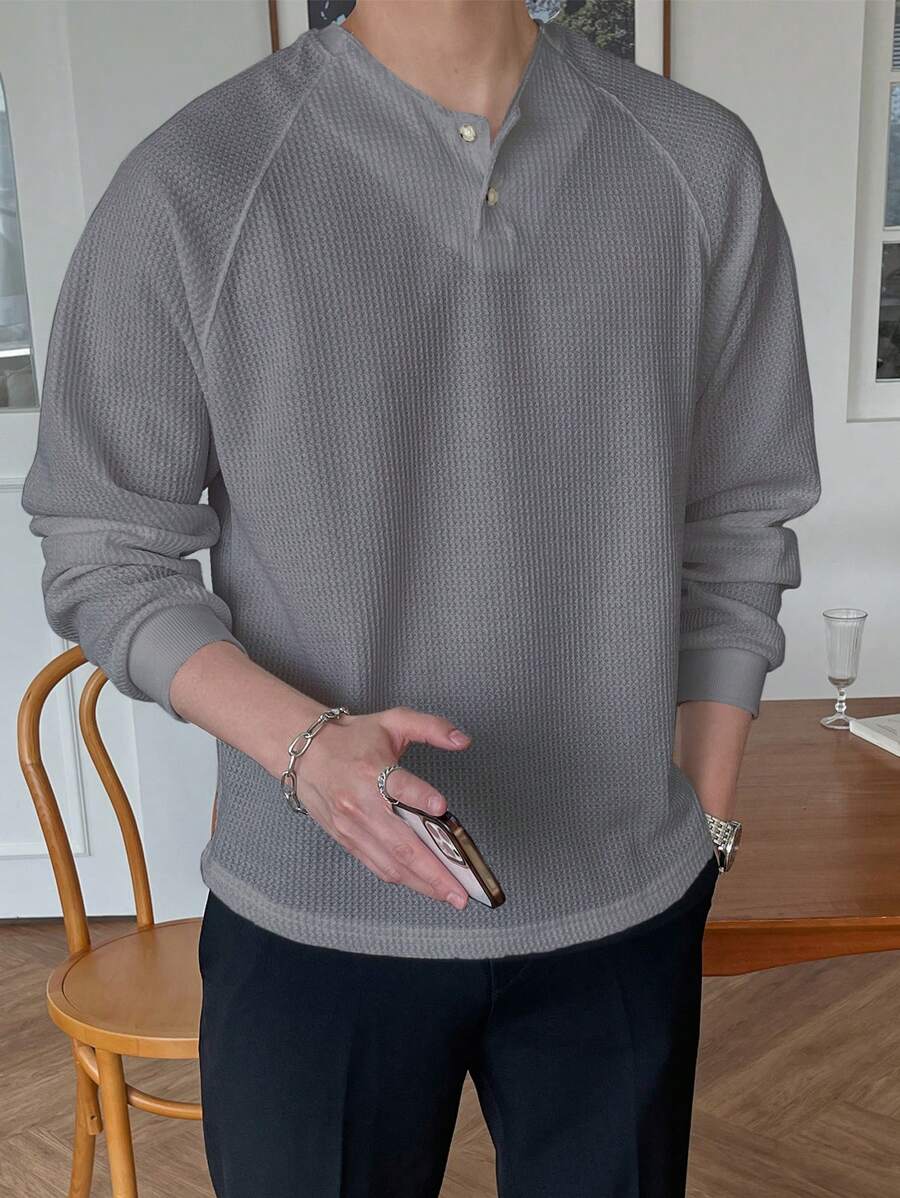 DAZY Men Half Button Front Raglan Sleeve Tee | SHEIN USA