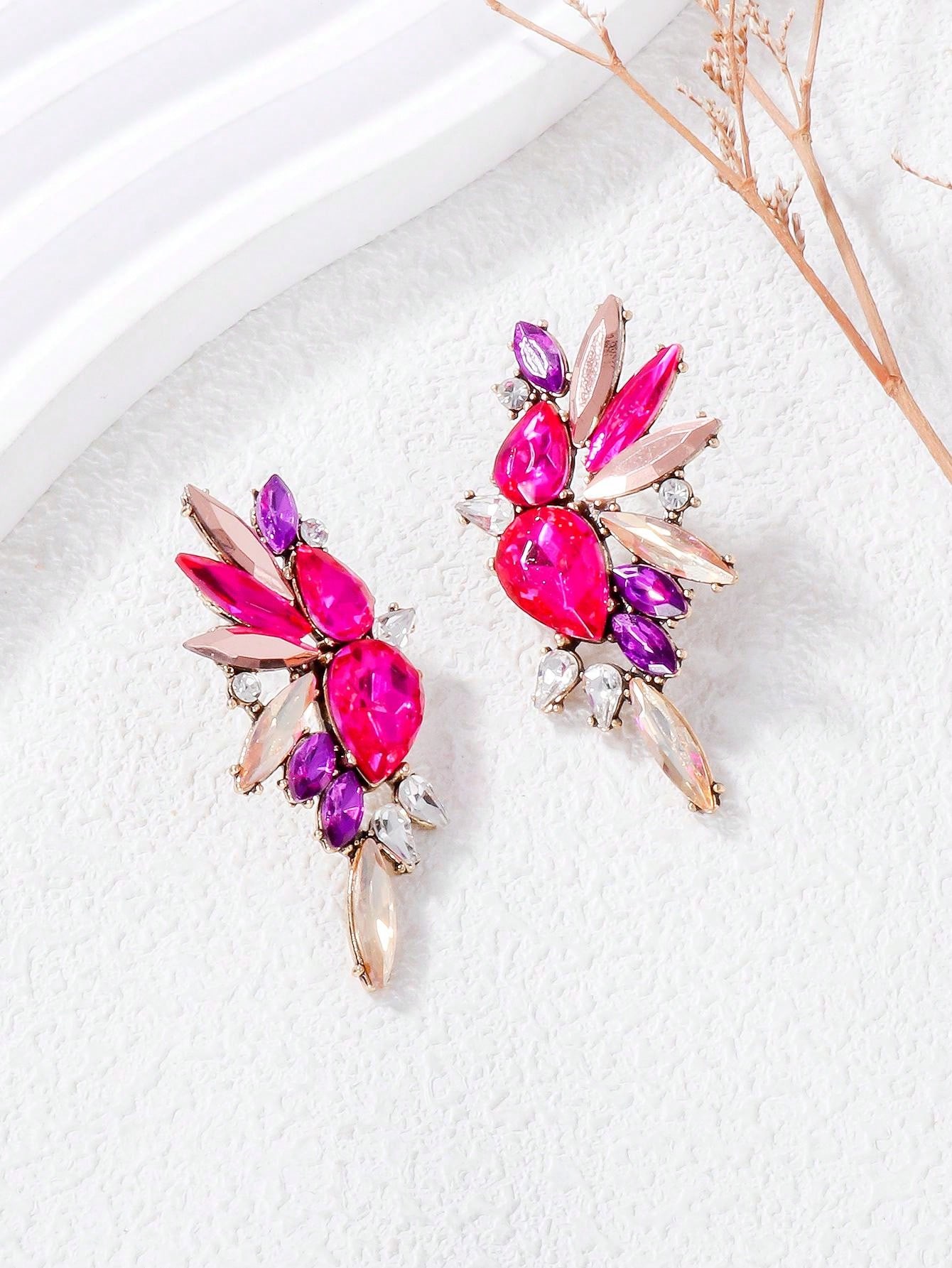 Brincos de Orelha Decoração de strass SHEIN Brasil
