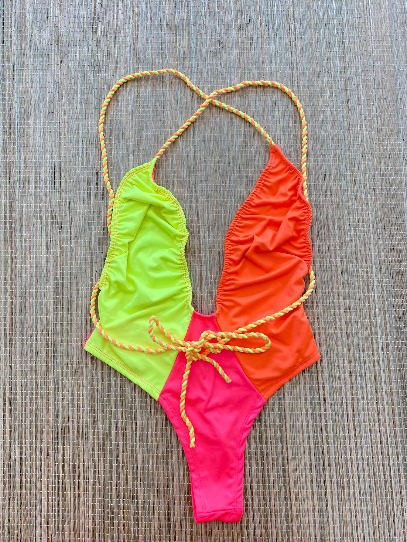 Maiô Body Neon Decotado Costa Nua Maio Cavado Cordas