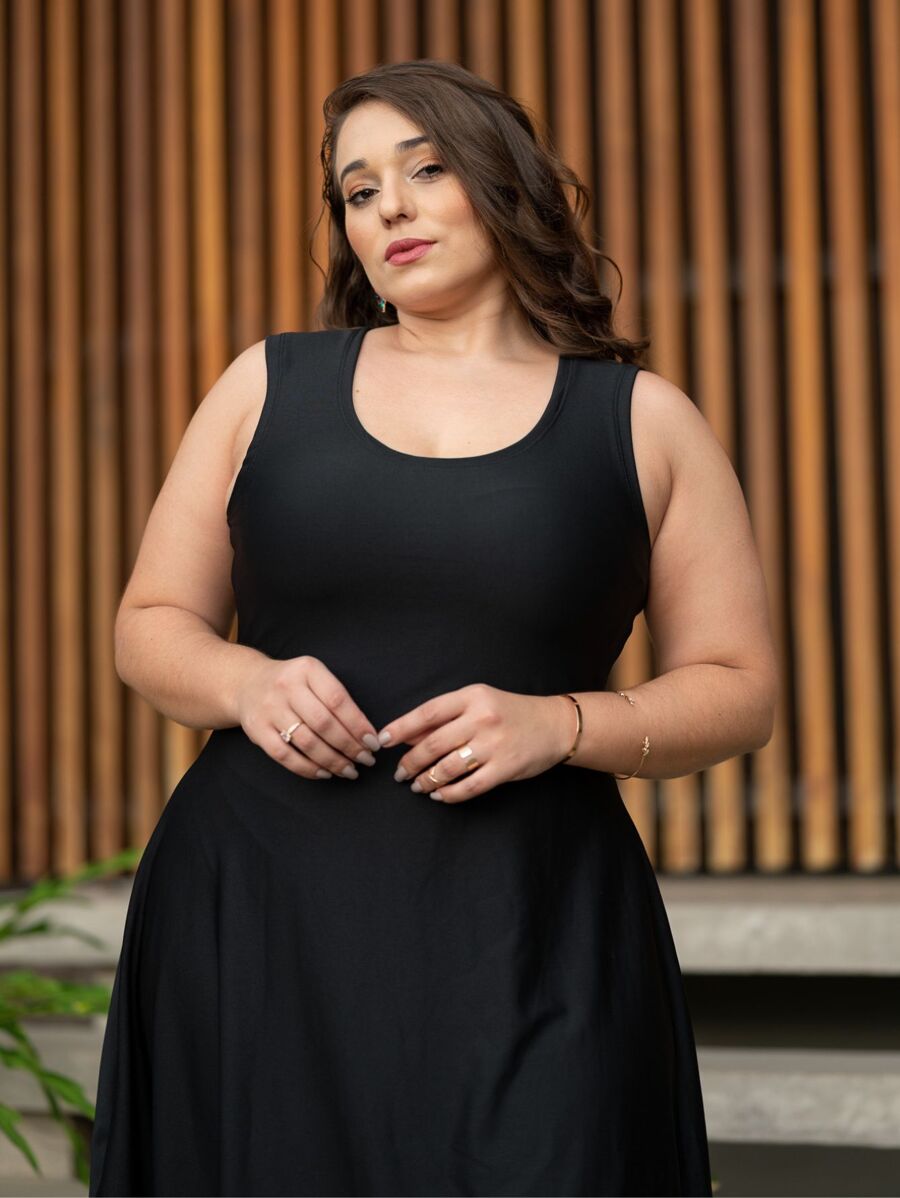 Vestido Plus Size Tamanhos Grandes Midi Evasê Godê Preto Alta ...