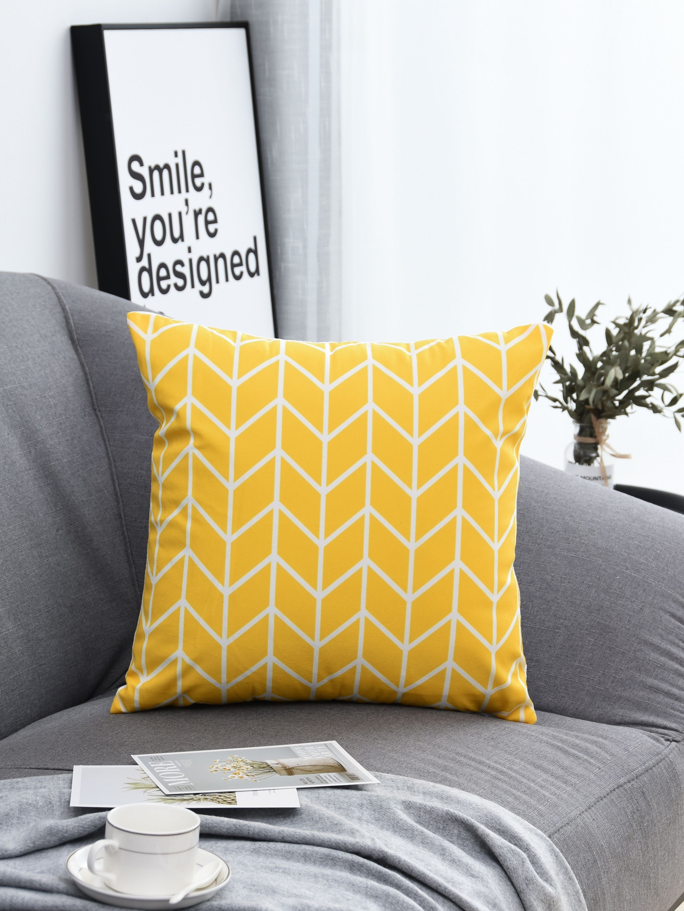 Geometric Pattern Print Cushion Cover