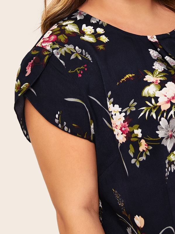SHEIN LUNE Plus Floral Print Petal Sleeve Curved Hem Top for Sale ...