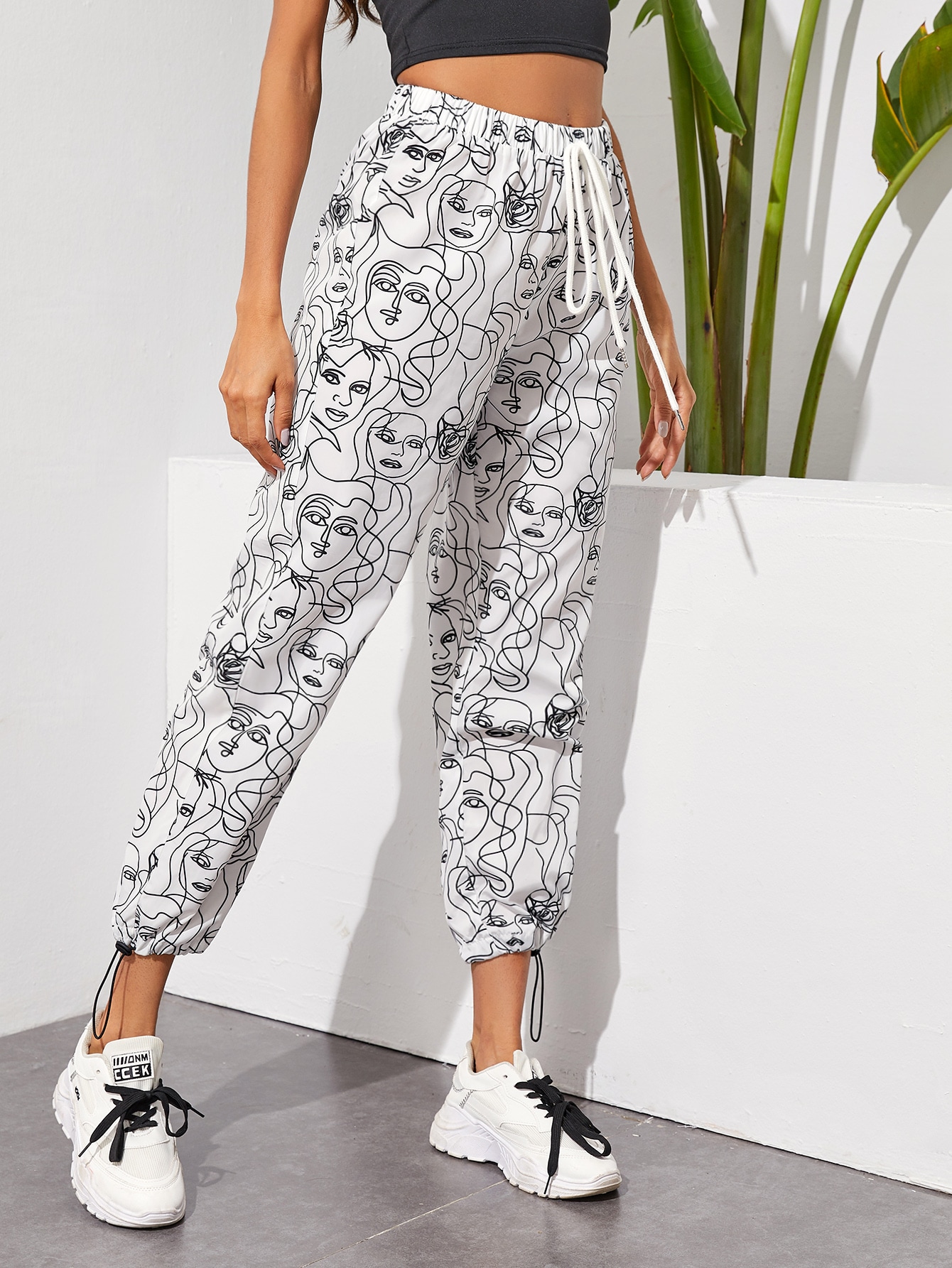 Drawstring Hem Figure Graphic Pants