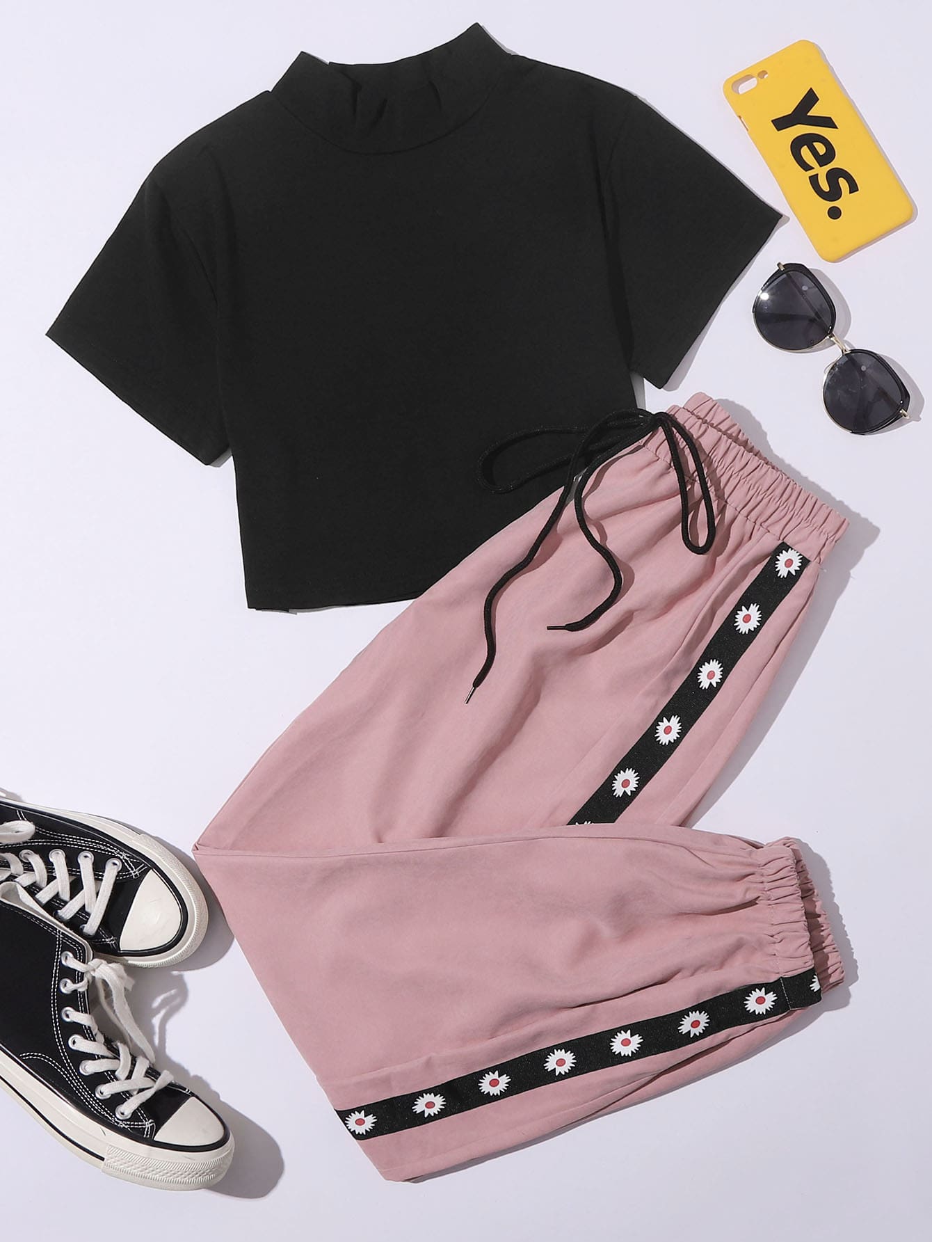 SHEIN Mulvari Mock Neck Tee & Daisy Print Drawstring Joggers Set ...