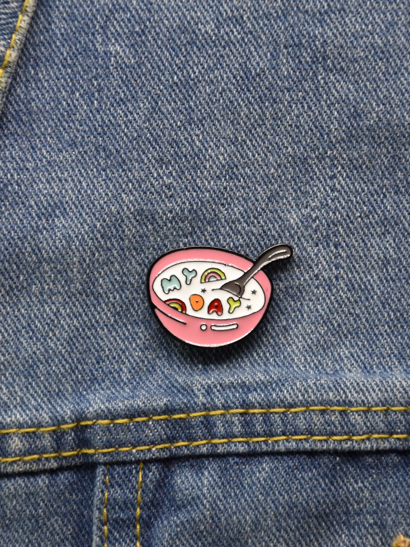 Broche con dibujos animados