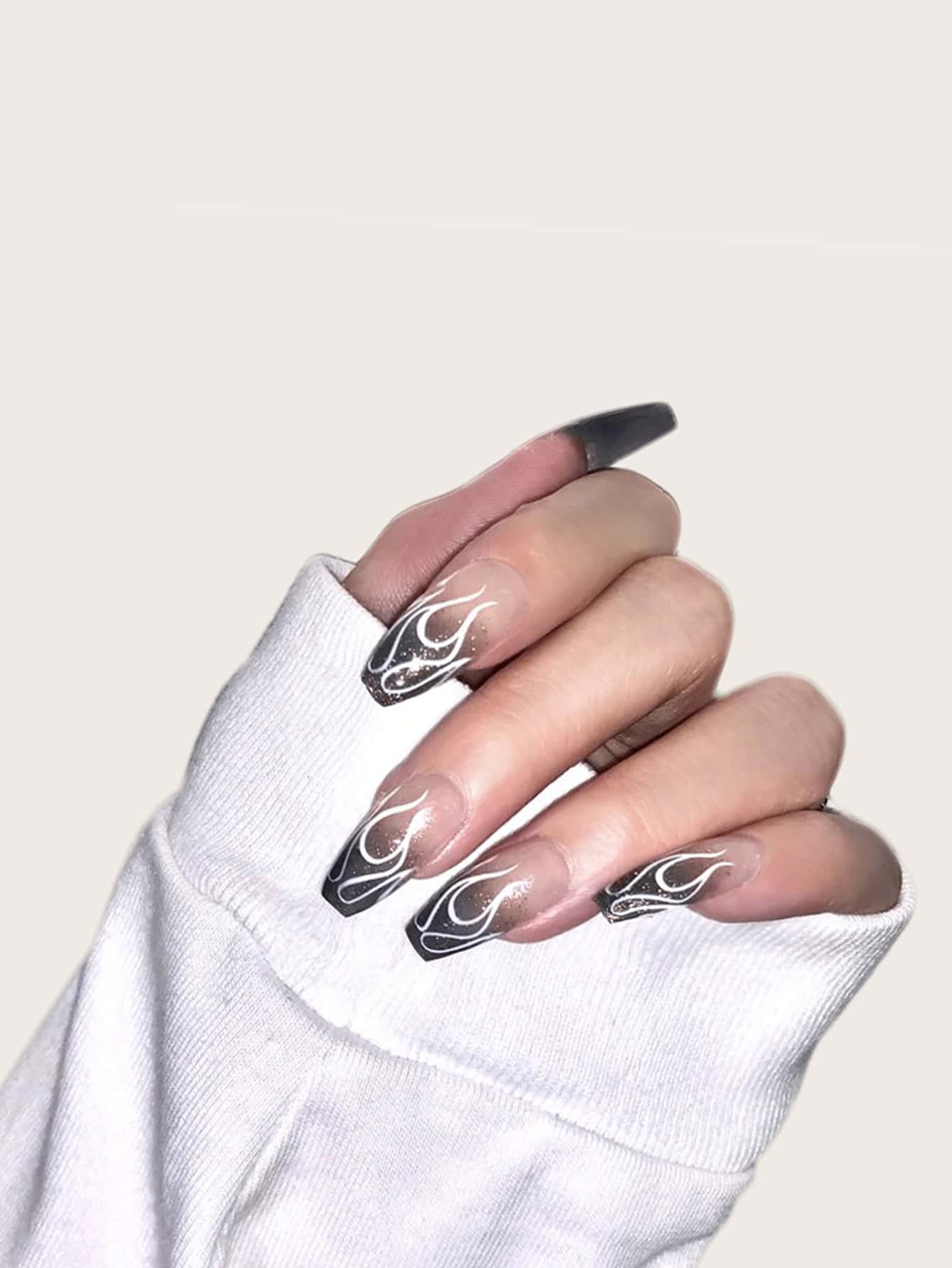 24 pièces Faux ongles à motif flamme & 1 feuille Ruban