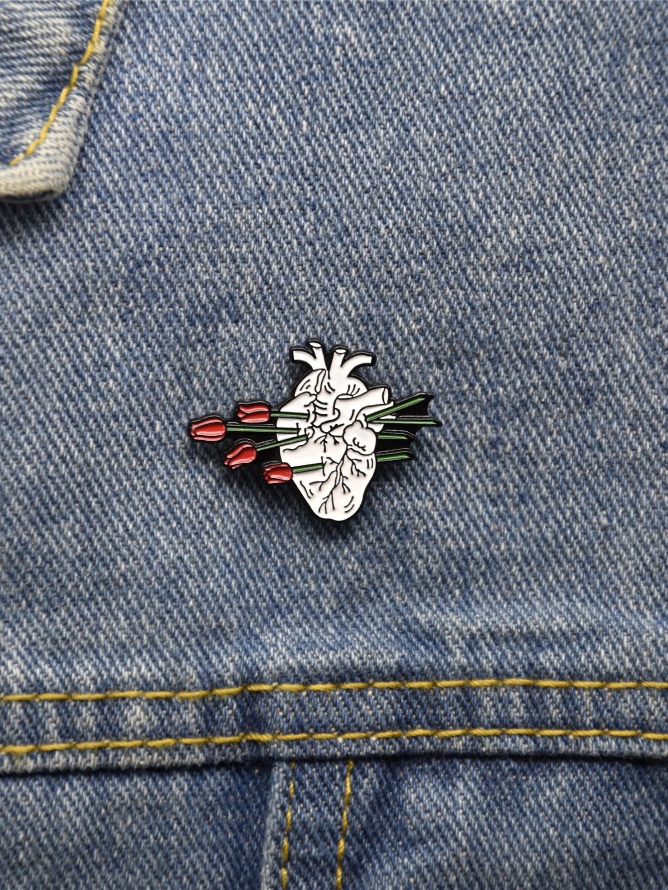 Flower Detail Creative Brooch