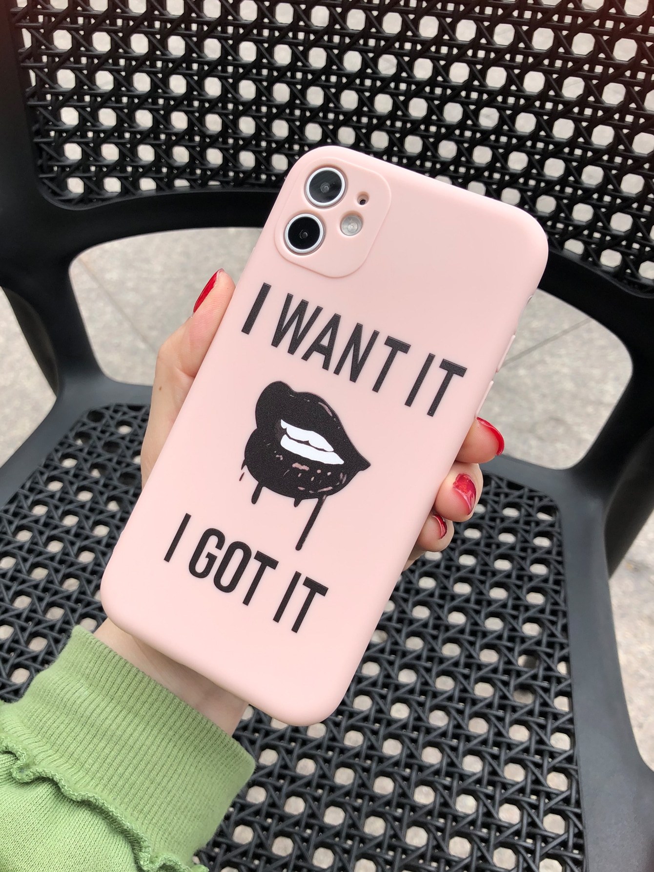 Letter & Lip Print Phone Case