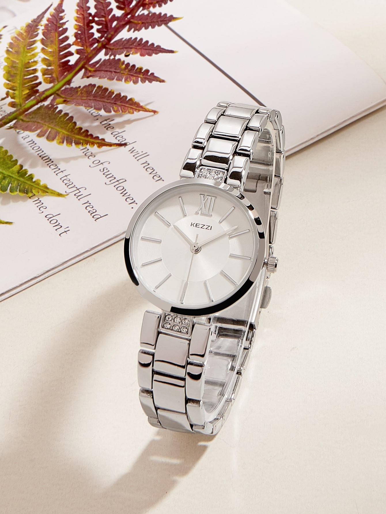 Rhinestone Decor Round Pointer Quartz Watch