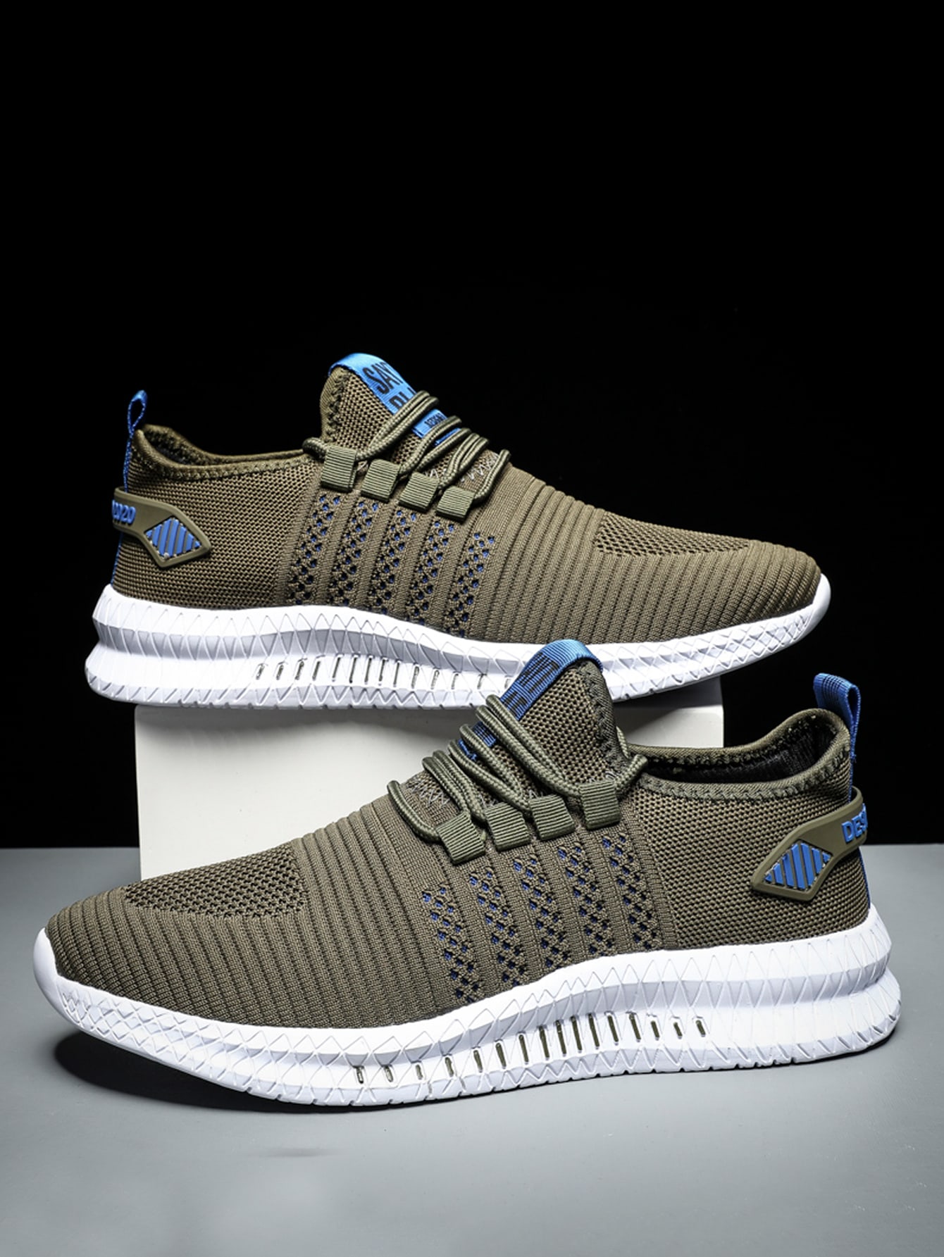 Men Lace-up Decor Sneakers