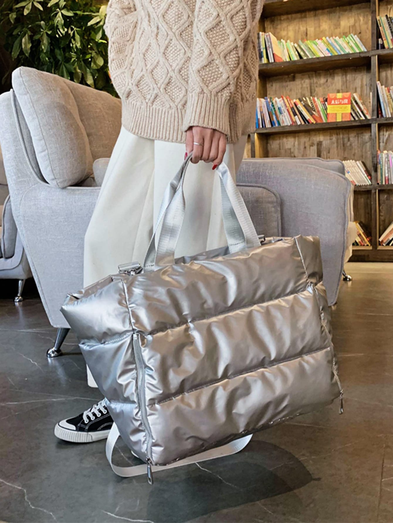 Large Capacity Padded Travel Bag