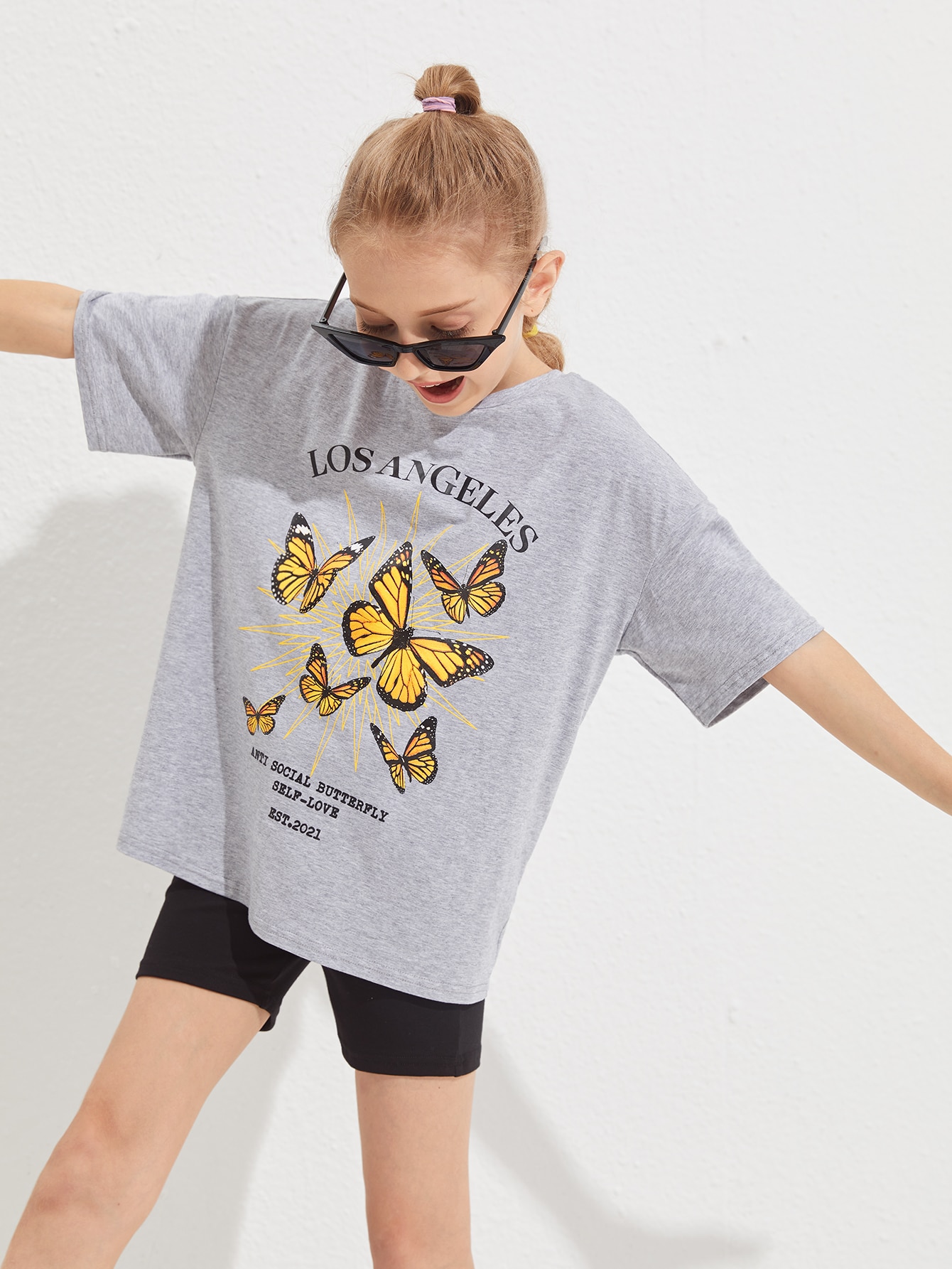 Girls Letter and Butterfly Print Drop Shoulder Top & Shorts Set