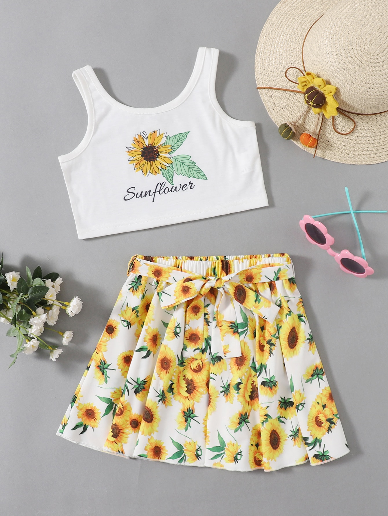 Top tank con estampado de girasol con falda con cinturón