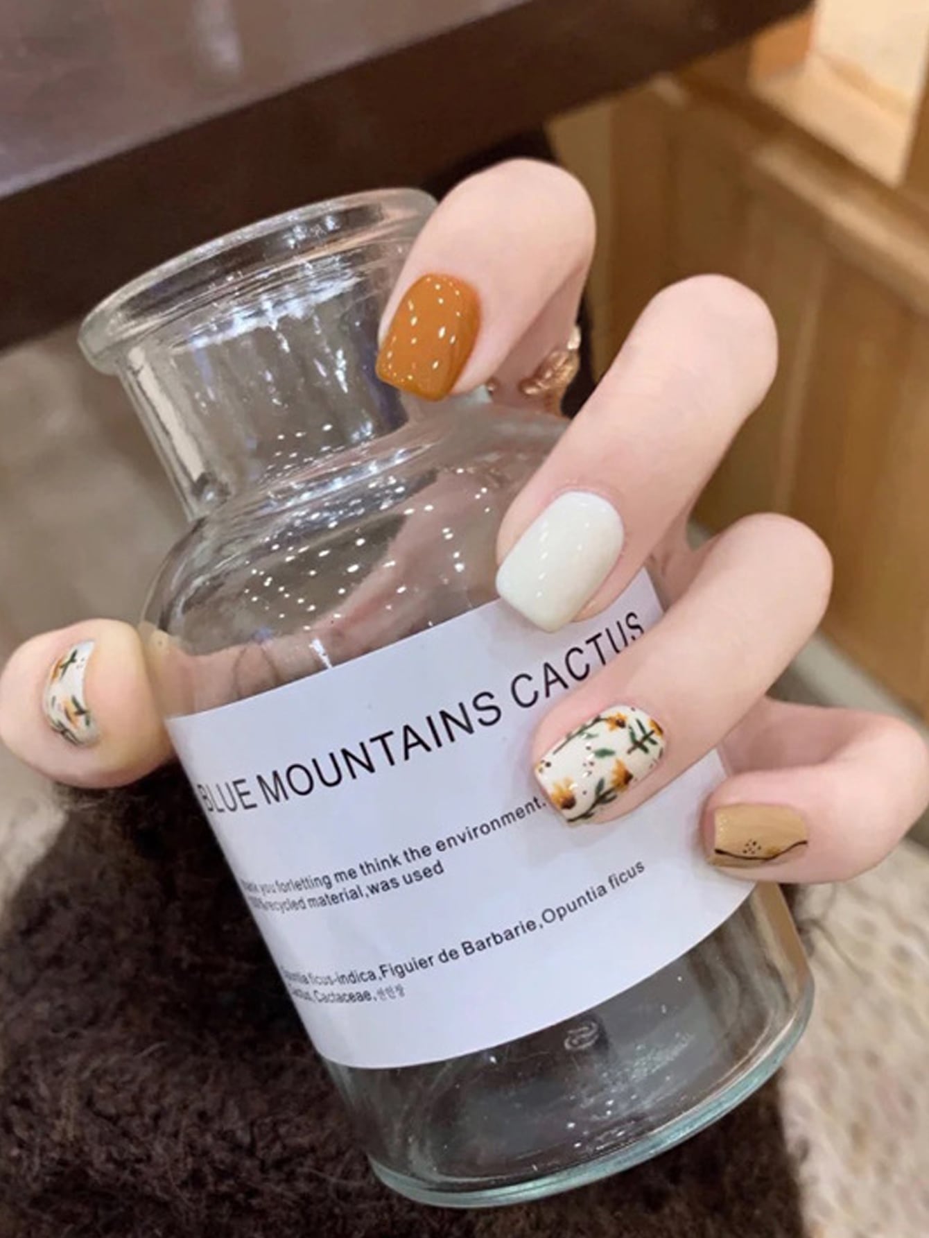 24pcs Flower Pattern Fake Nail & 1sheet Double-sided Tape