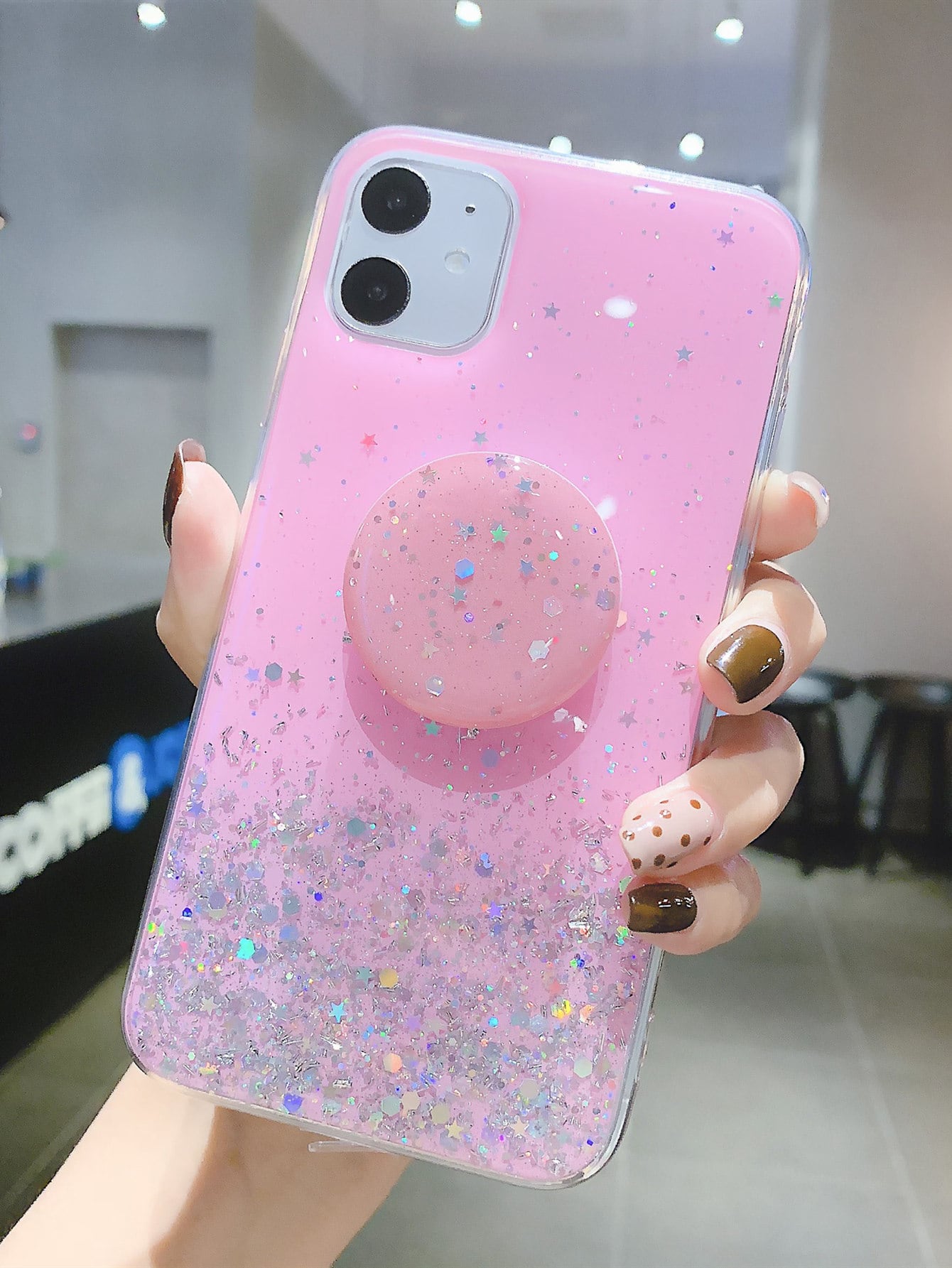 Funda de celular brillante con agarra de celular
