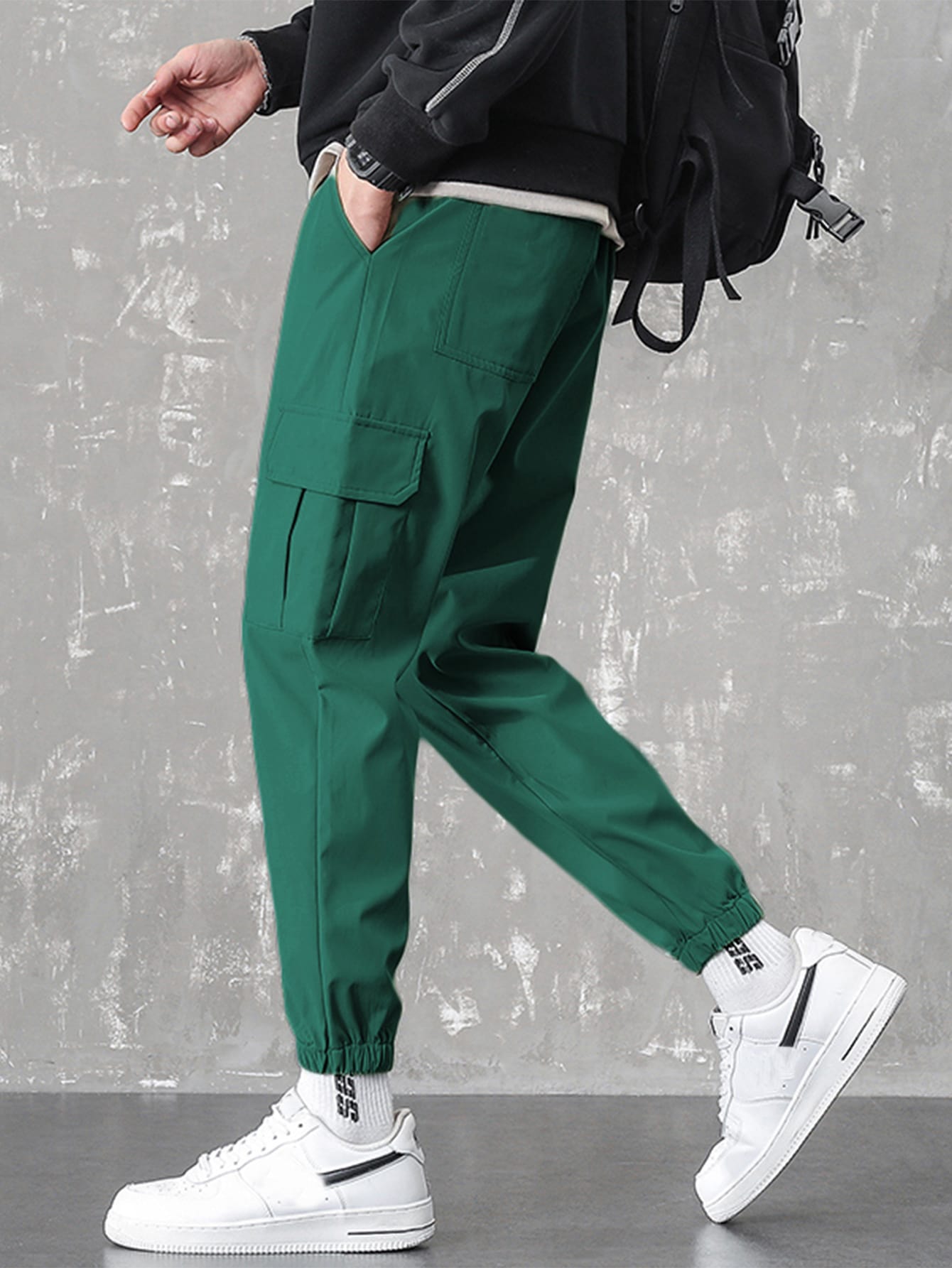 Men Flap Pocket Drawstring Cargo Pants