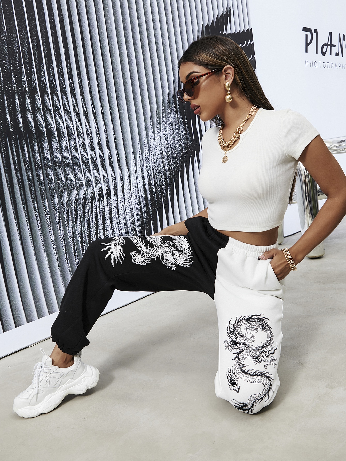 SHEIN EZwear Chinese Dragon Print Two Tone Slant Pocket Joggers | SHEIN UK