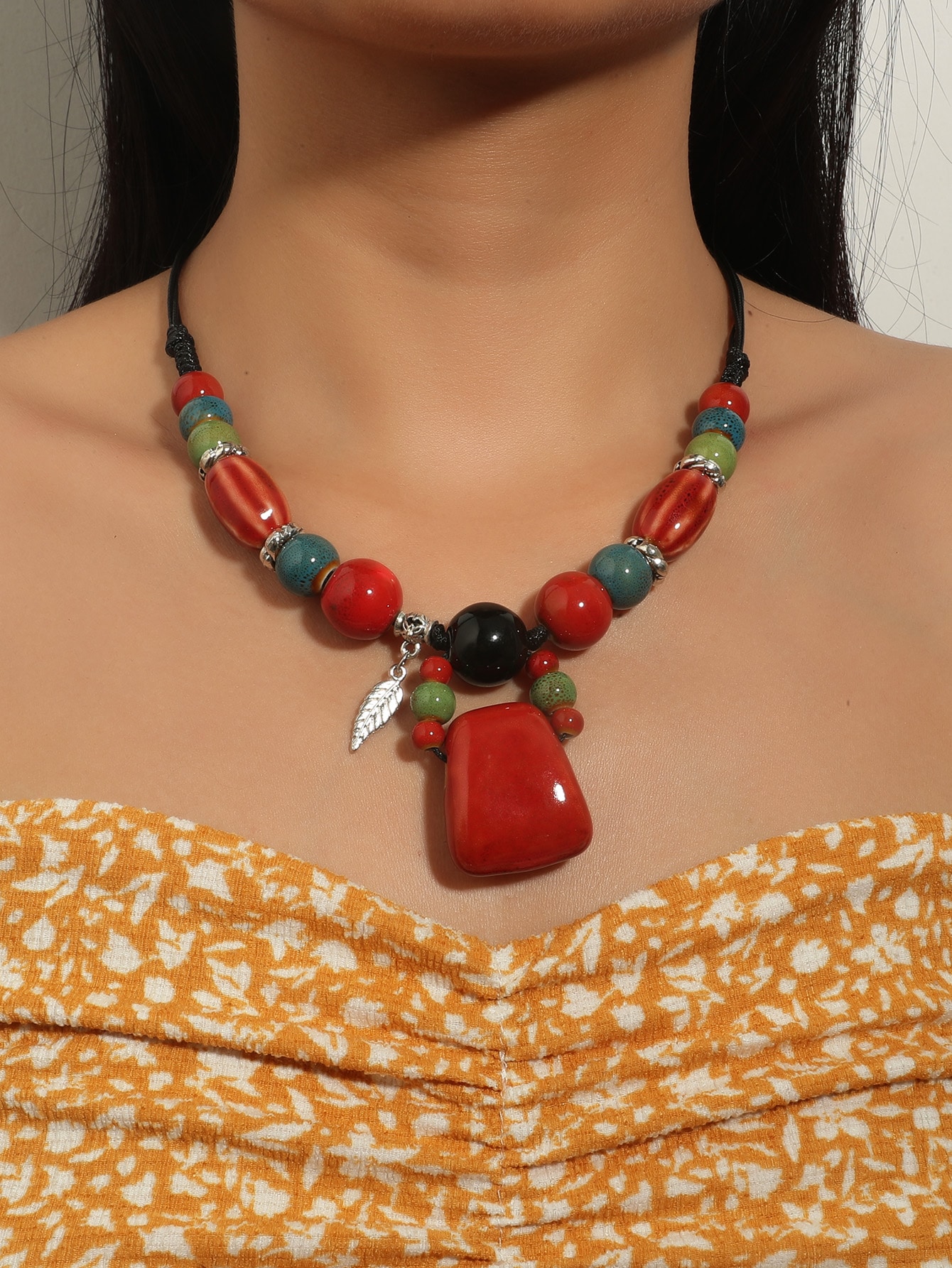 EMERY ROSE Collier perlé céramique