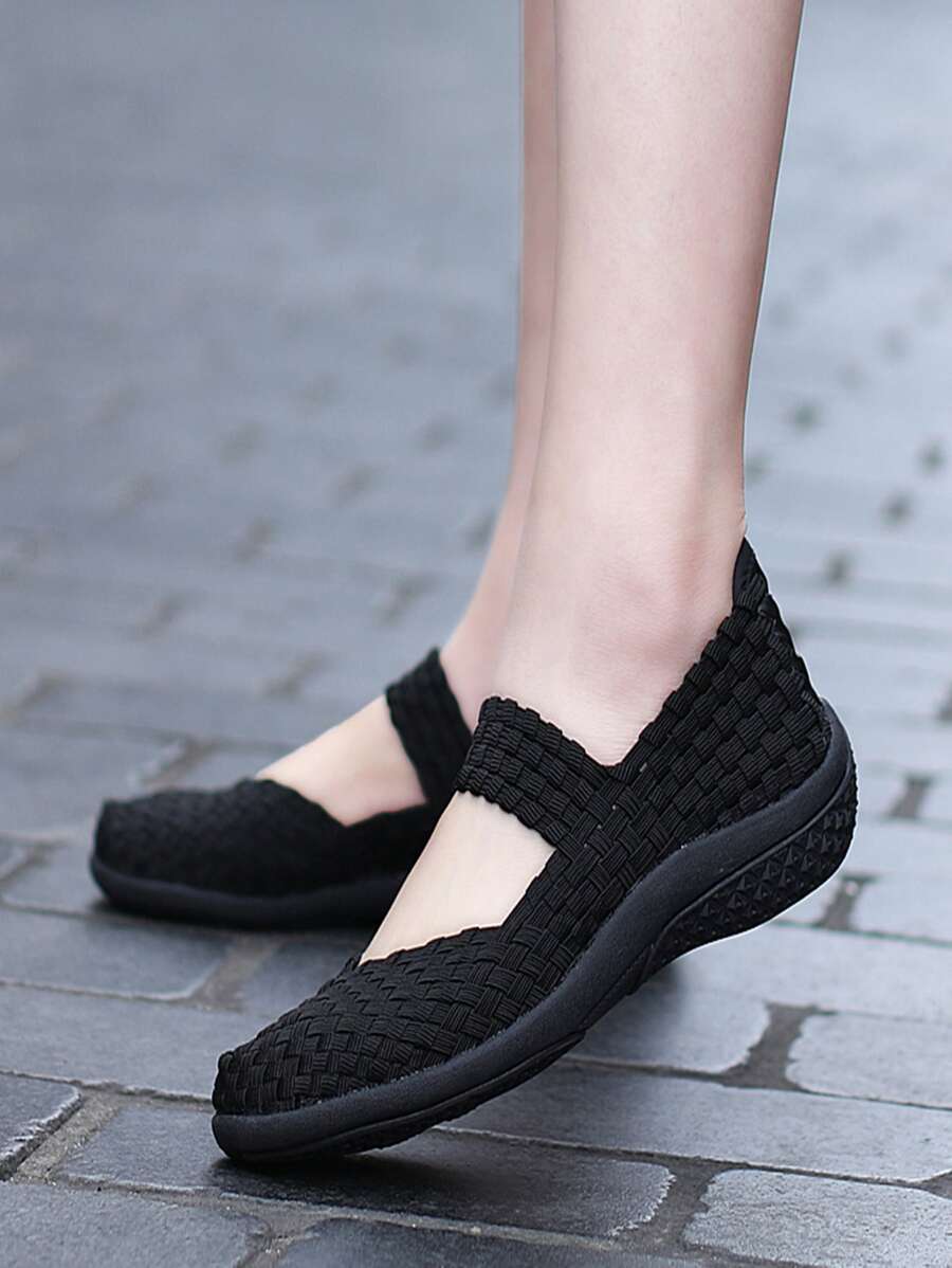 Women's Black Road Running Shoes Simple Slip-on Design With Weaving ...