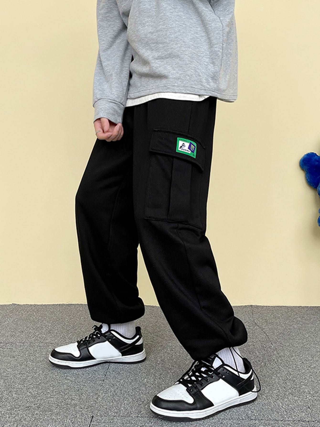 Manfinity Men Patched Detail Flap Pocket Side Joggers | SHEIN UK