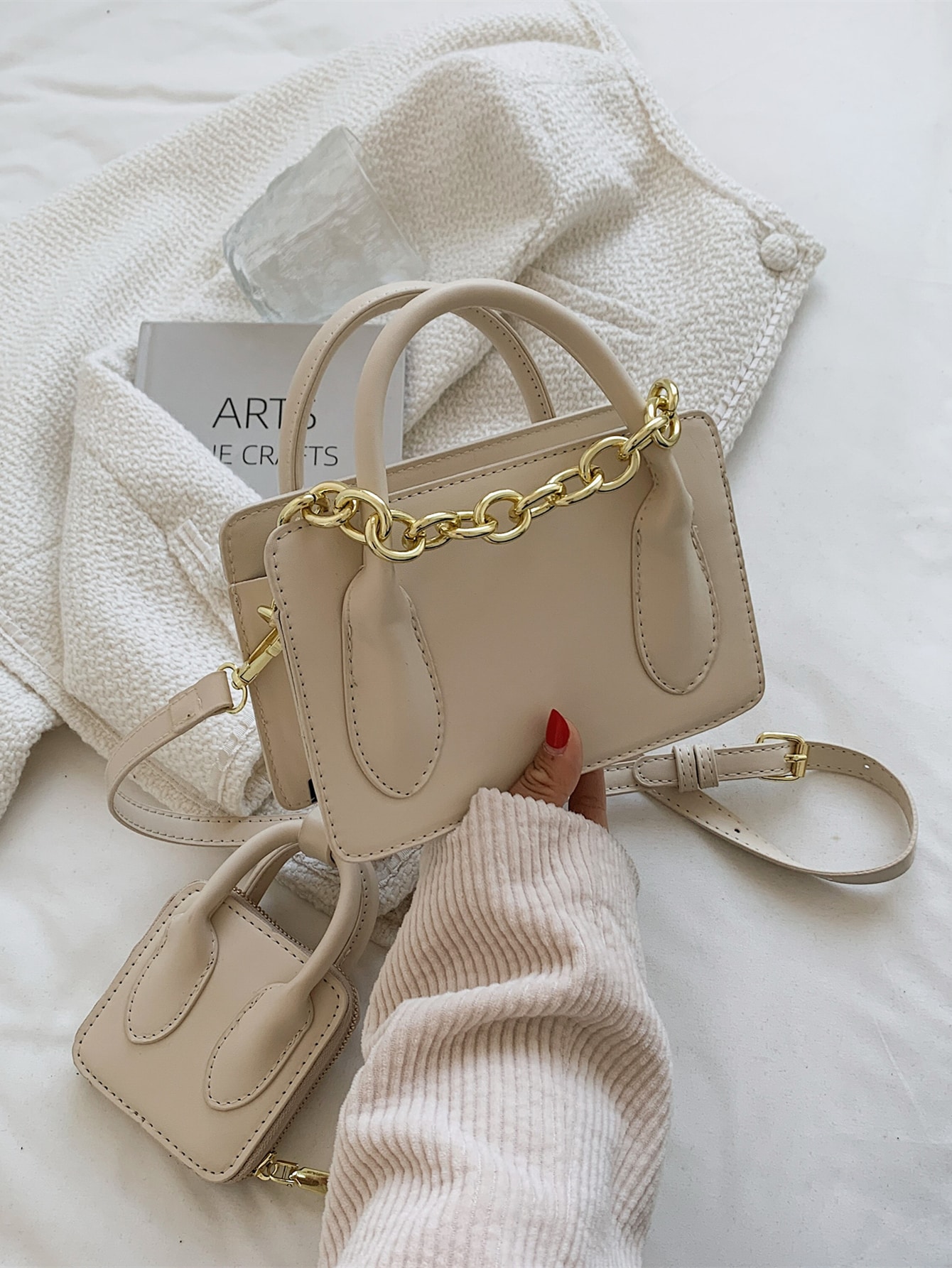 Bolso cartera minimalista con monedero