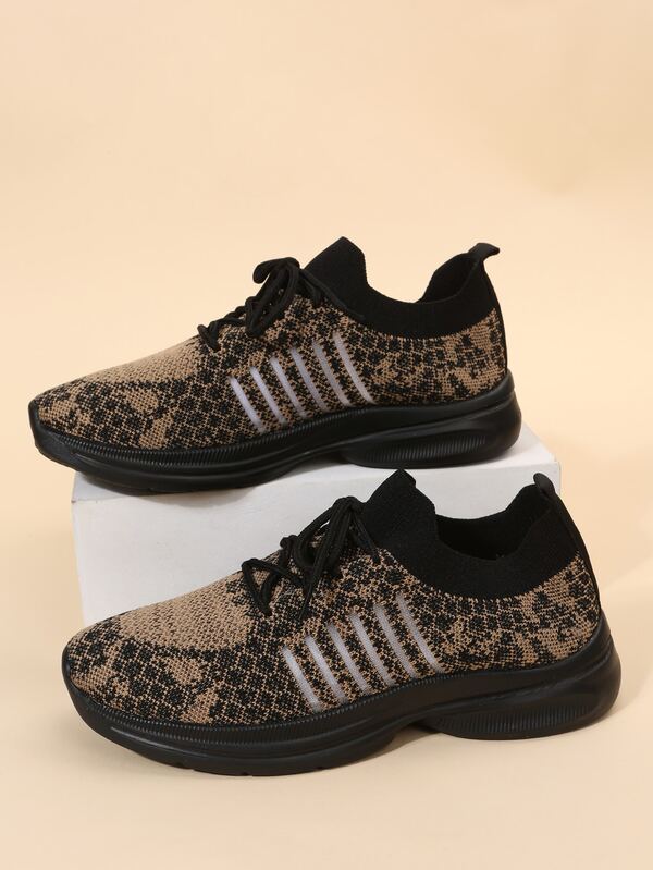 Ladies' Khaki Road Running Shoes Geo Graphic Lace-up Sneakers | SHEIN USA