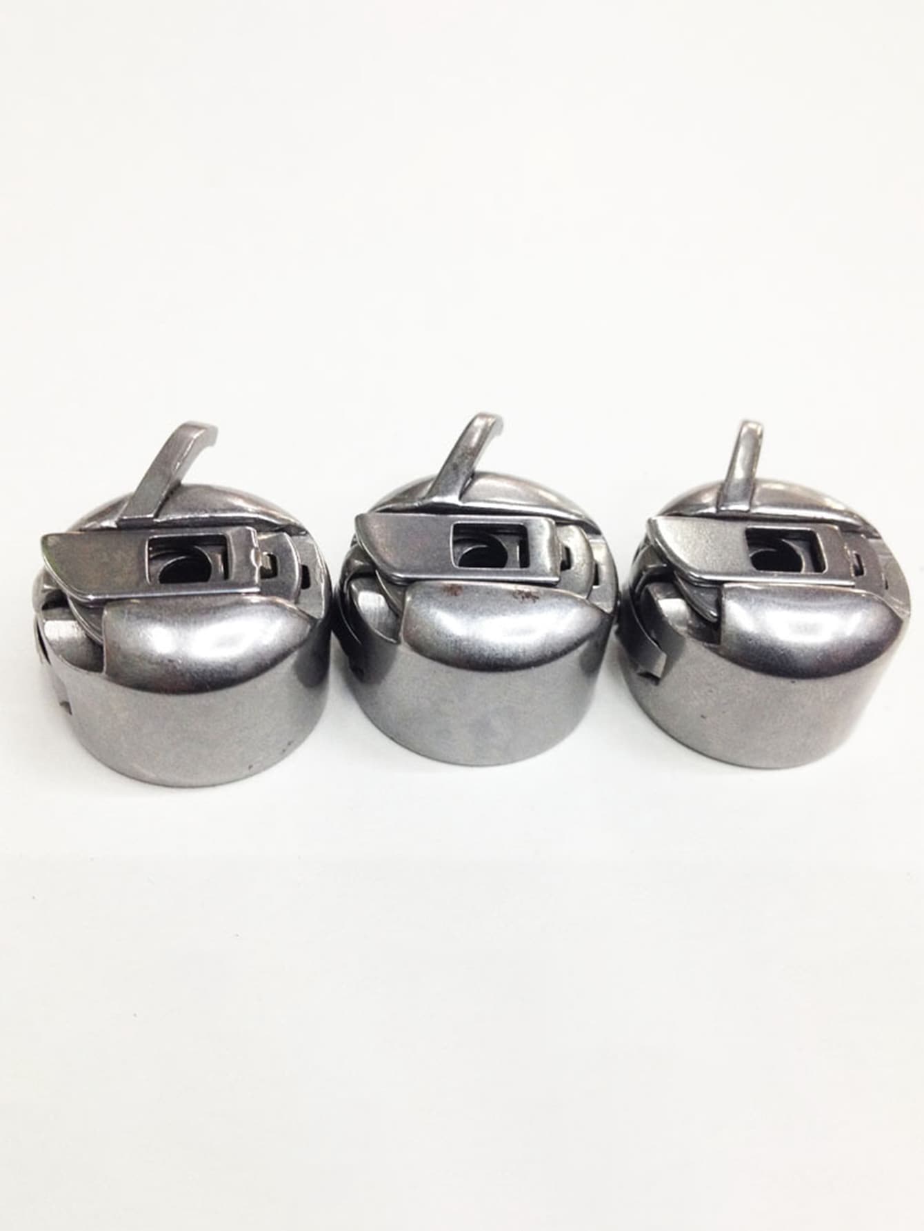 1pc Sewing Machine Bobbin Case, Minimalist Iron Bobbin Lock Case For ...