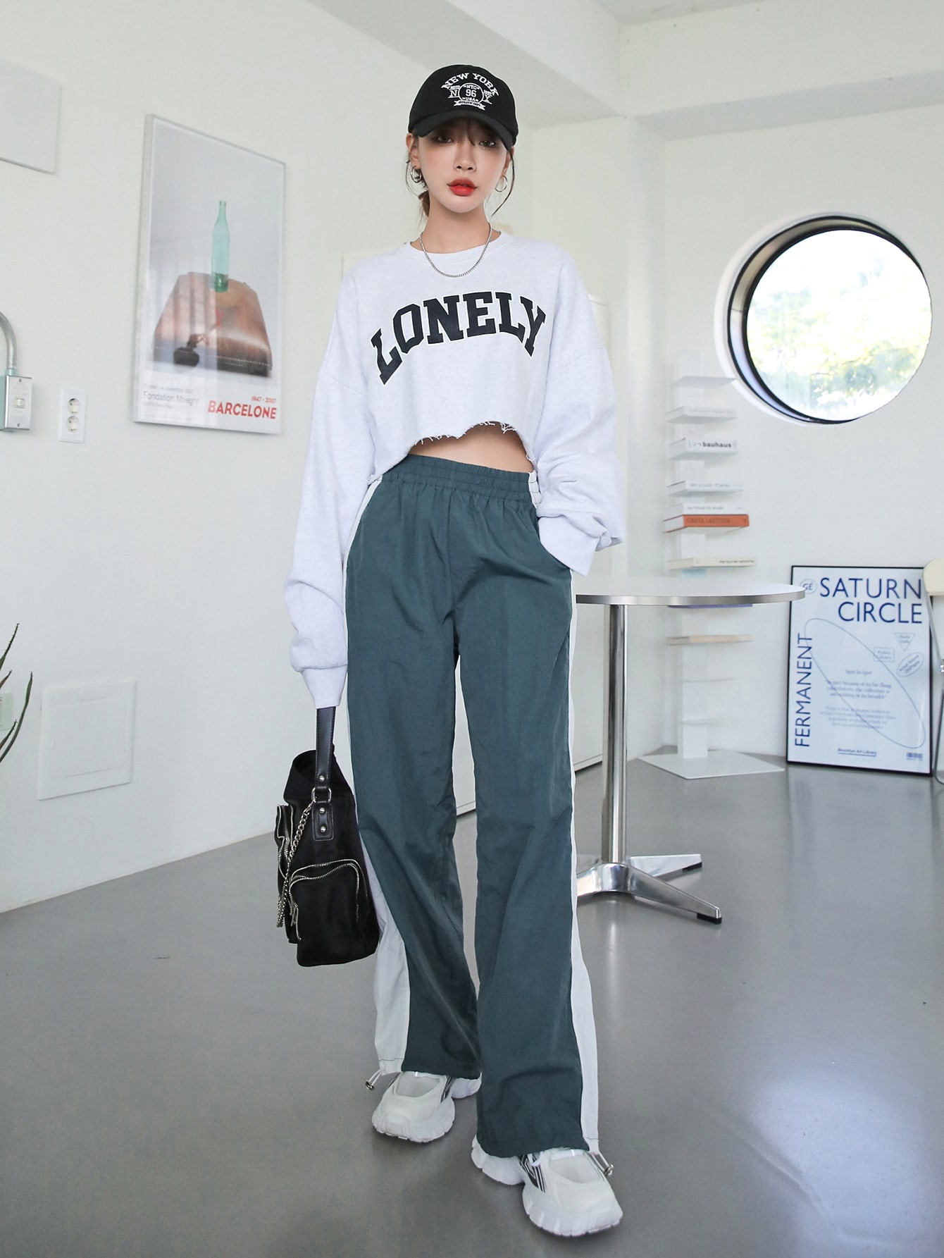 DAZY Drawstring Hem Contrast Side Seam Pants | SHEIN USA