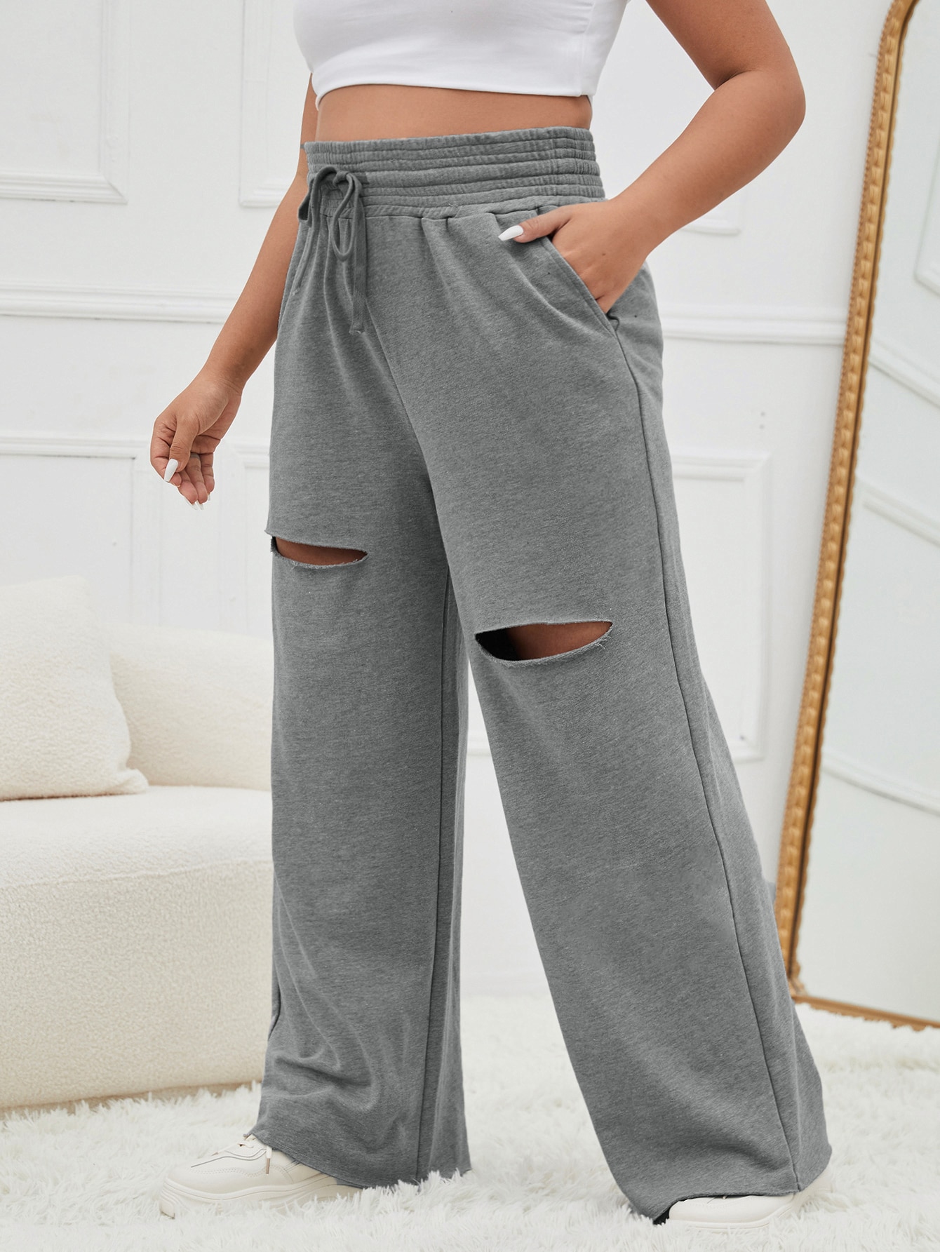 SHEIN Plus Ripped Drawstring Waist Sweatpants