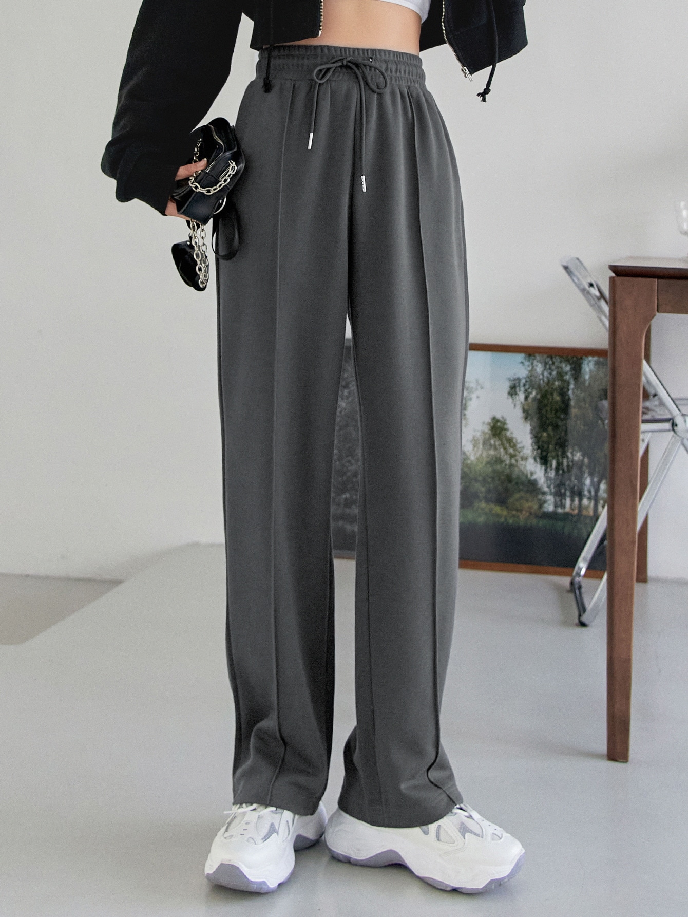 DAZY スウェットパンツ 継ぎ目 詳細 ドローストリングウエスト スラントポケット