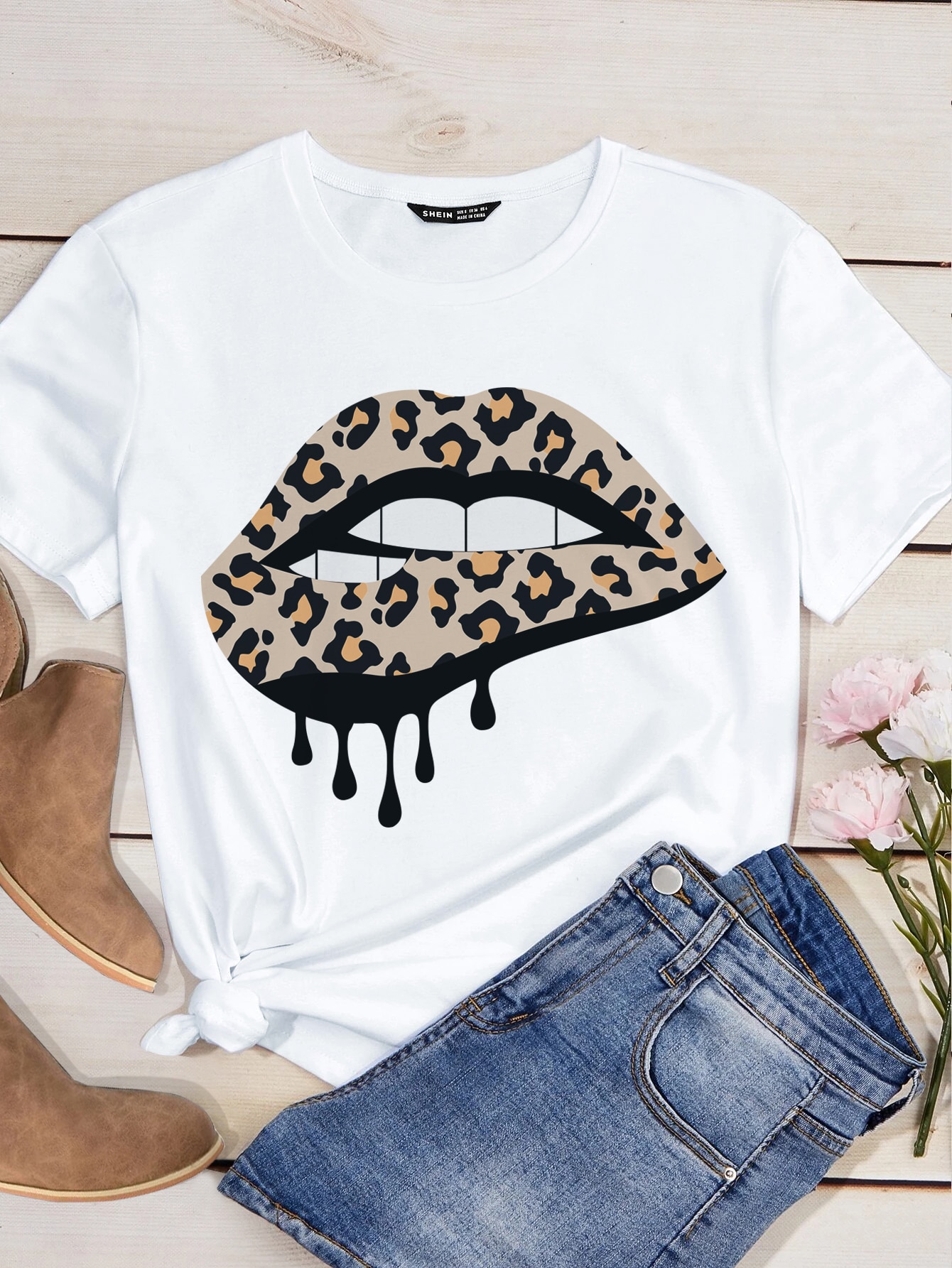 SHEIN LUNE Leopard & Lip Print Tee | SHEIN USA