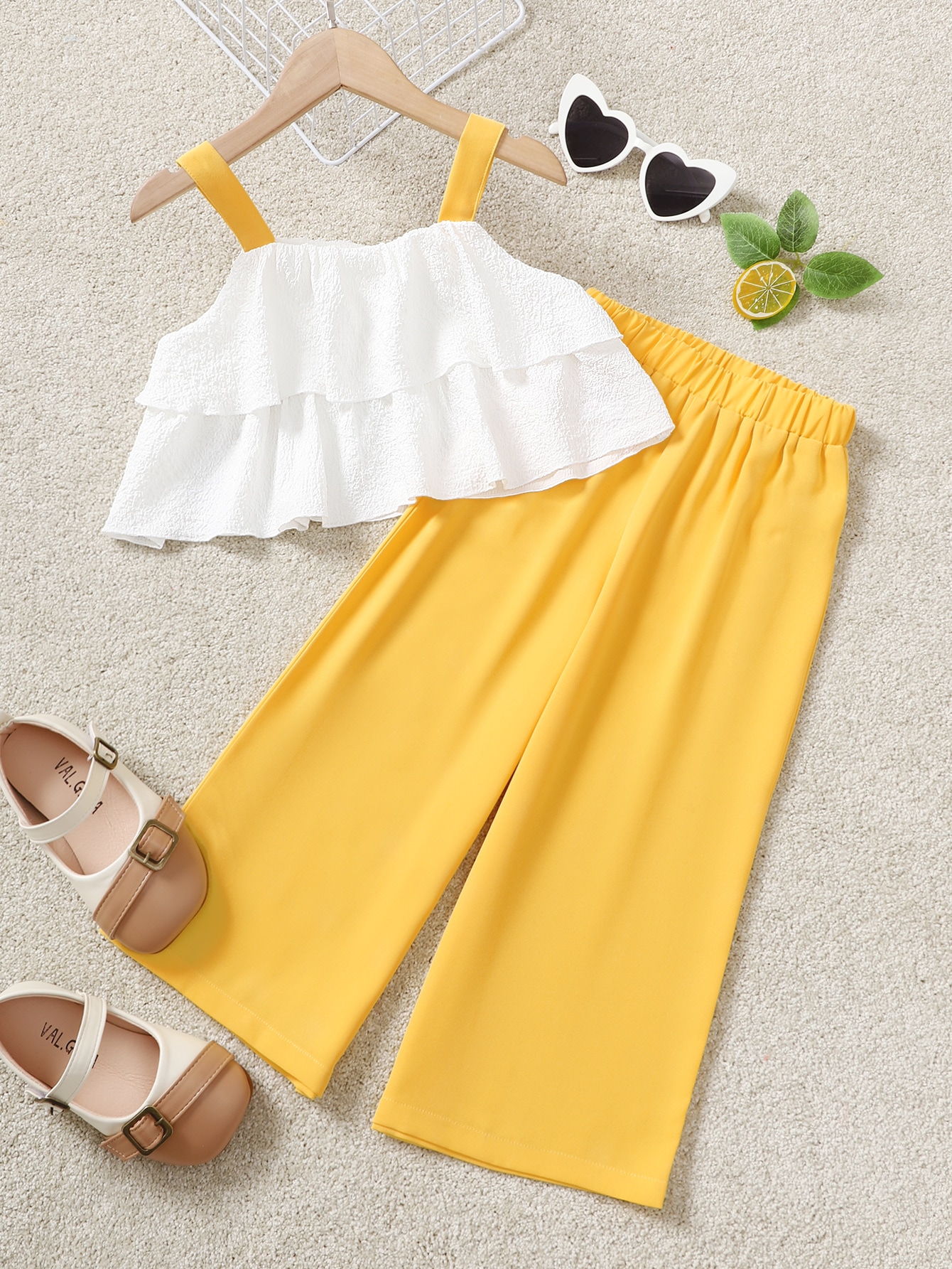 SHEIN Kids EVRYDAY Niñas Top de tirantes peplum a capas & Pantalones de ...