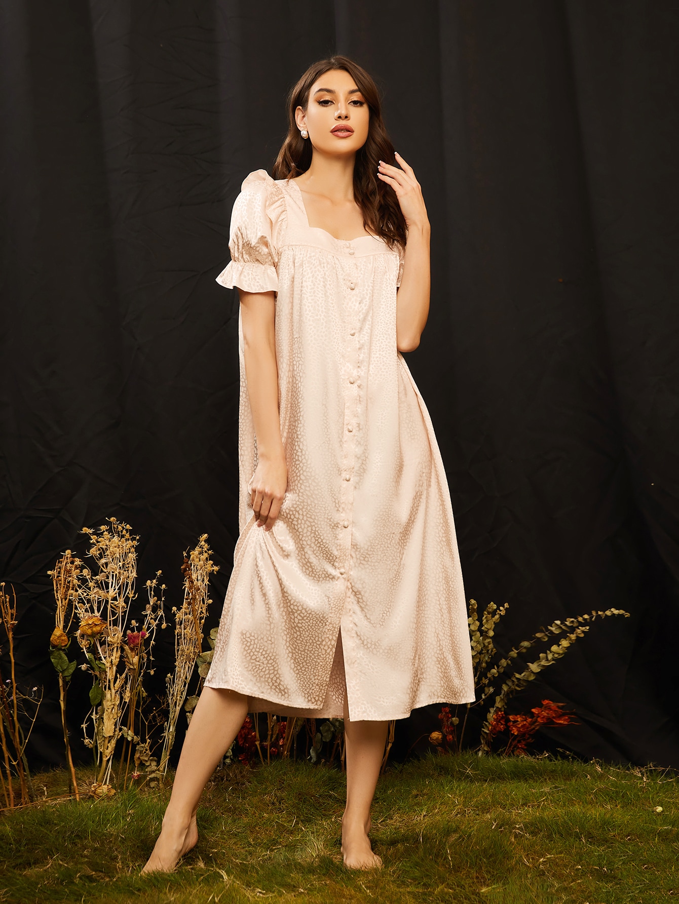 SHEIN فستان نوم منقطة دلماسي أزرار من أعلى إلى أسفل