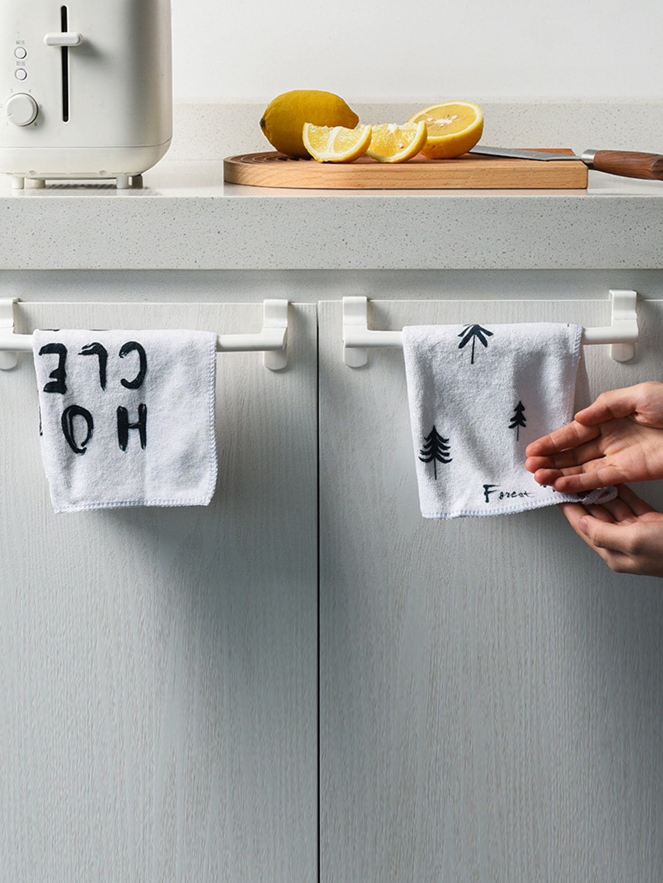 1pc Hanging Towel Bar