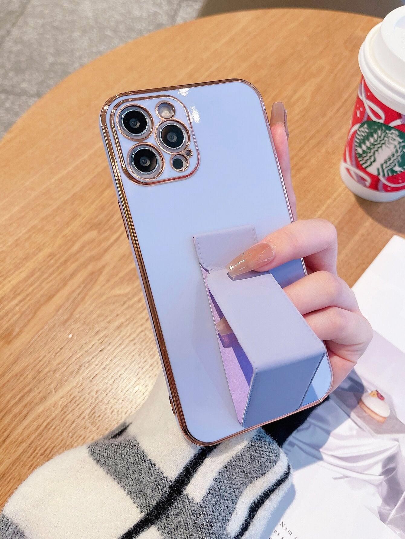 Contrast Frame Phone Case With Wristband Holder