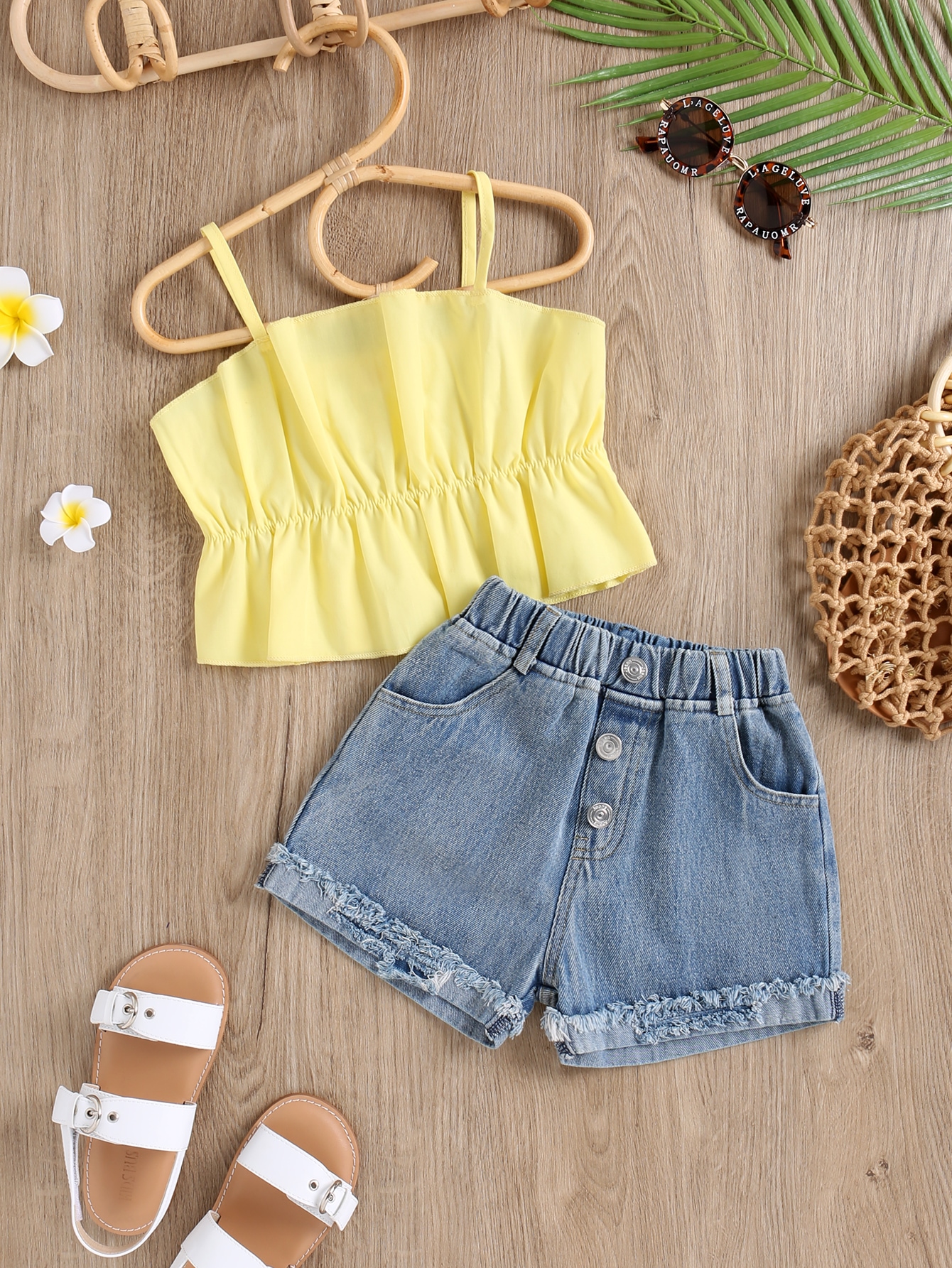 SHEIN Kids SUNSHNE Raw Hem Bainha de Ruffle Botões na frente Simples ...