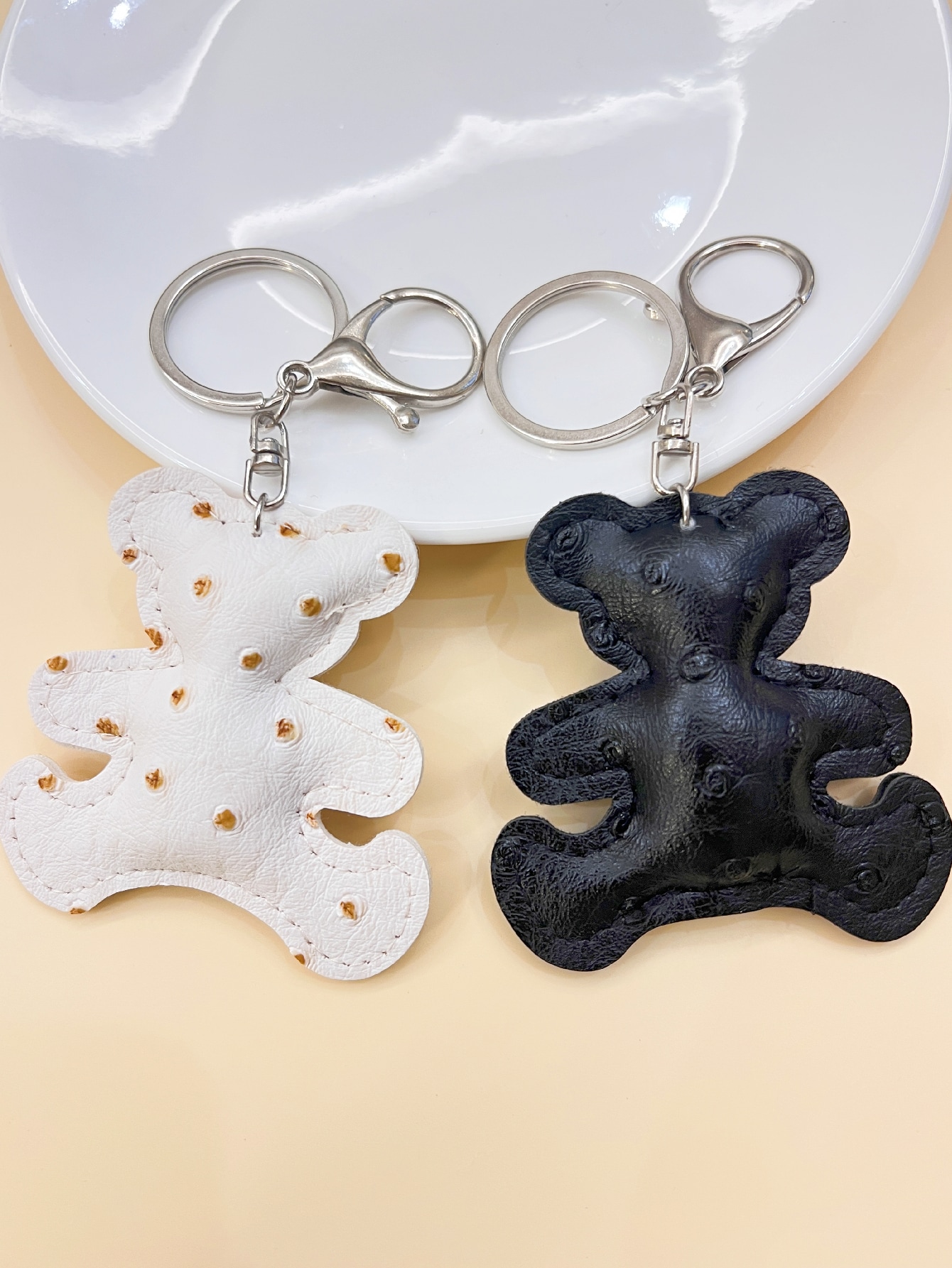 2pcs Cartoon Bear Charm Keychain