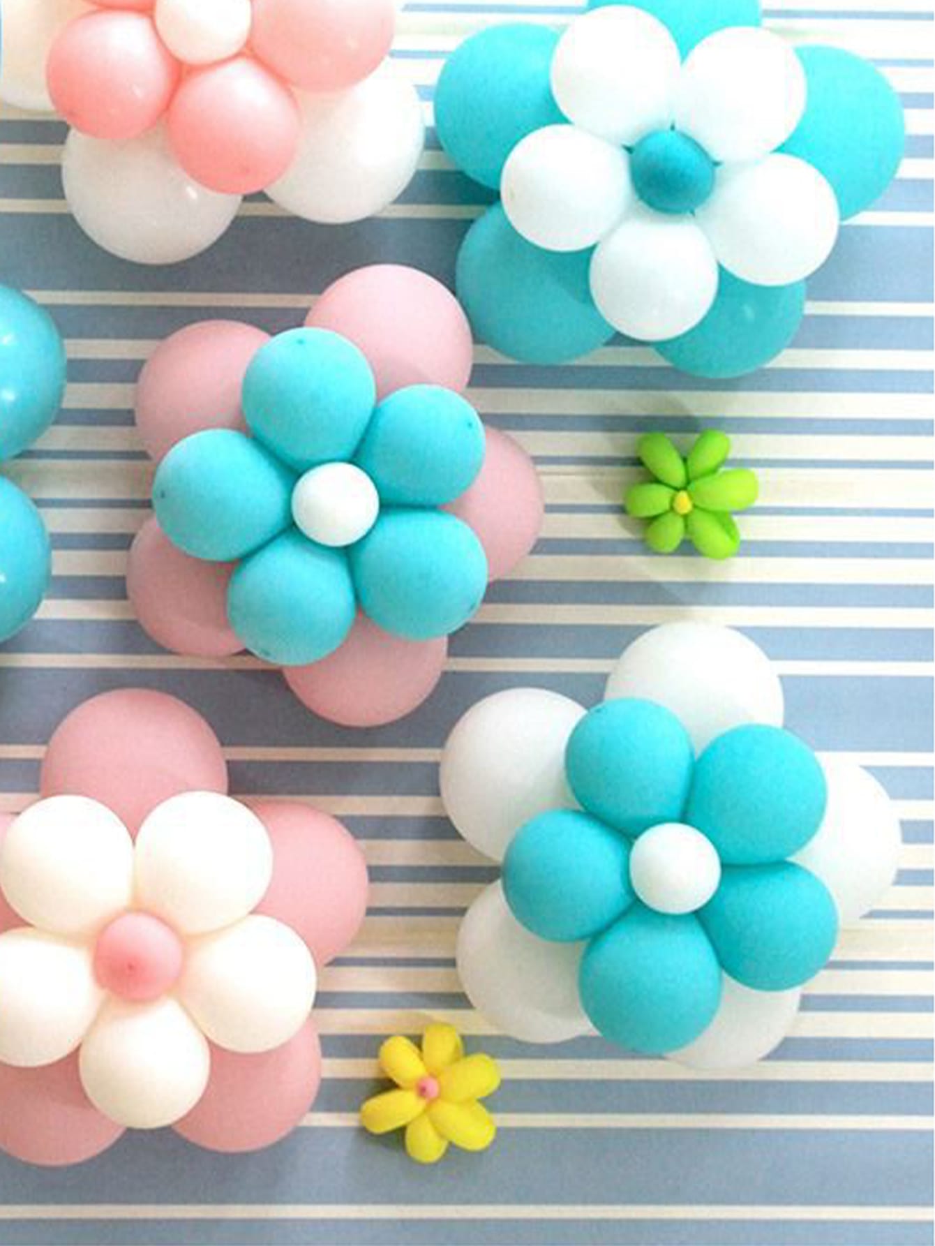 10pcs Flower Shaped Balloon Clip Connector
