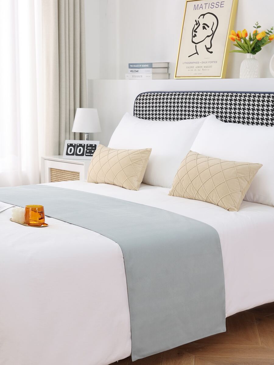1pc Embossed Pattern Bed Runner | SHEIN UK
