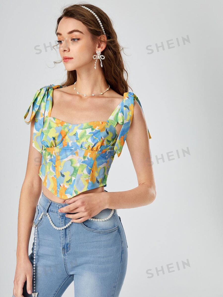 SHEIN X Shawty Bae SHEIN MOD Top con estampado floral de hombros con nudo bajo con fruncido ...
