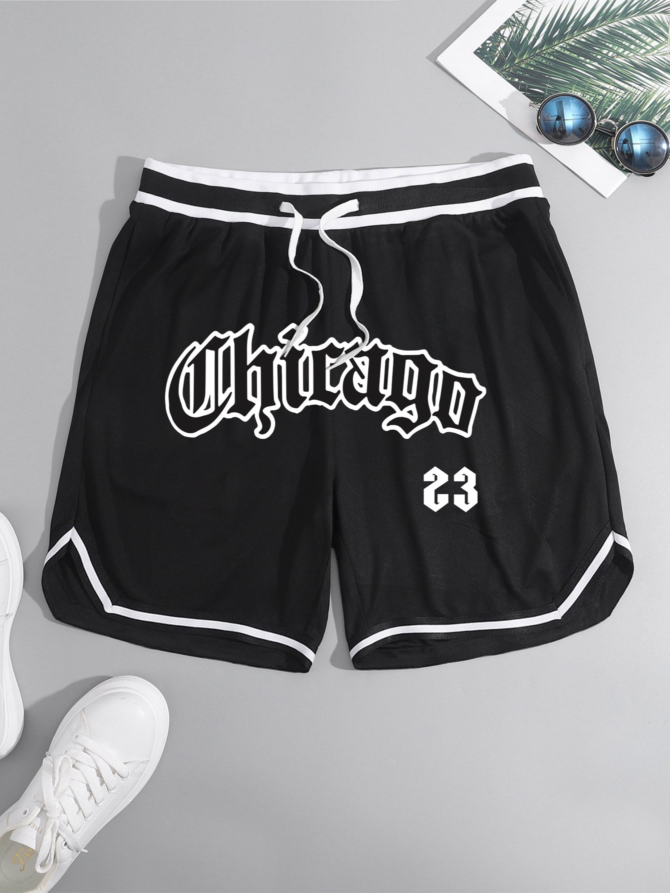Men Letter Graphic Striped Trim Drawstring Waist Shorts