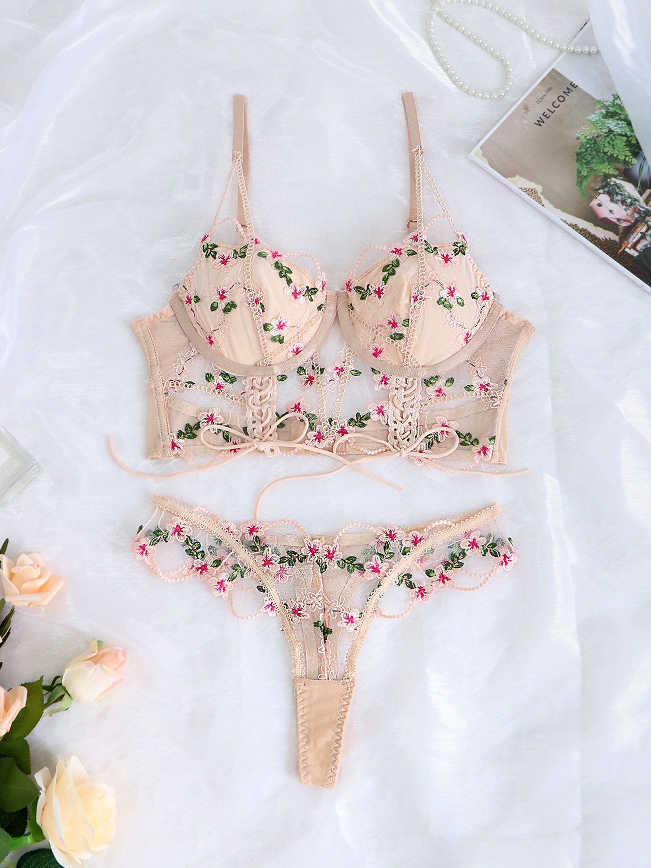 Conjunto de lingerie floral bordado com cadarço e aro frontal
